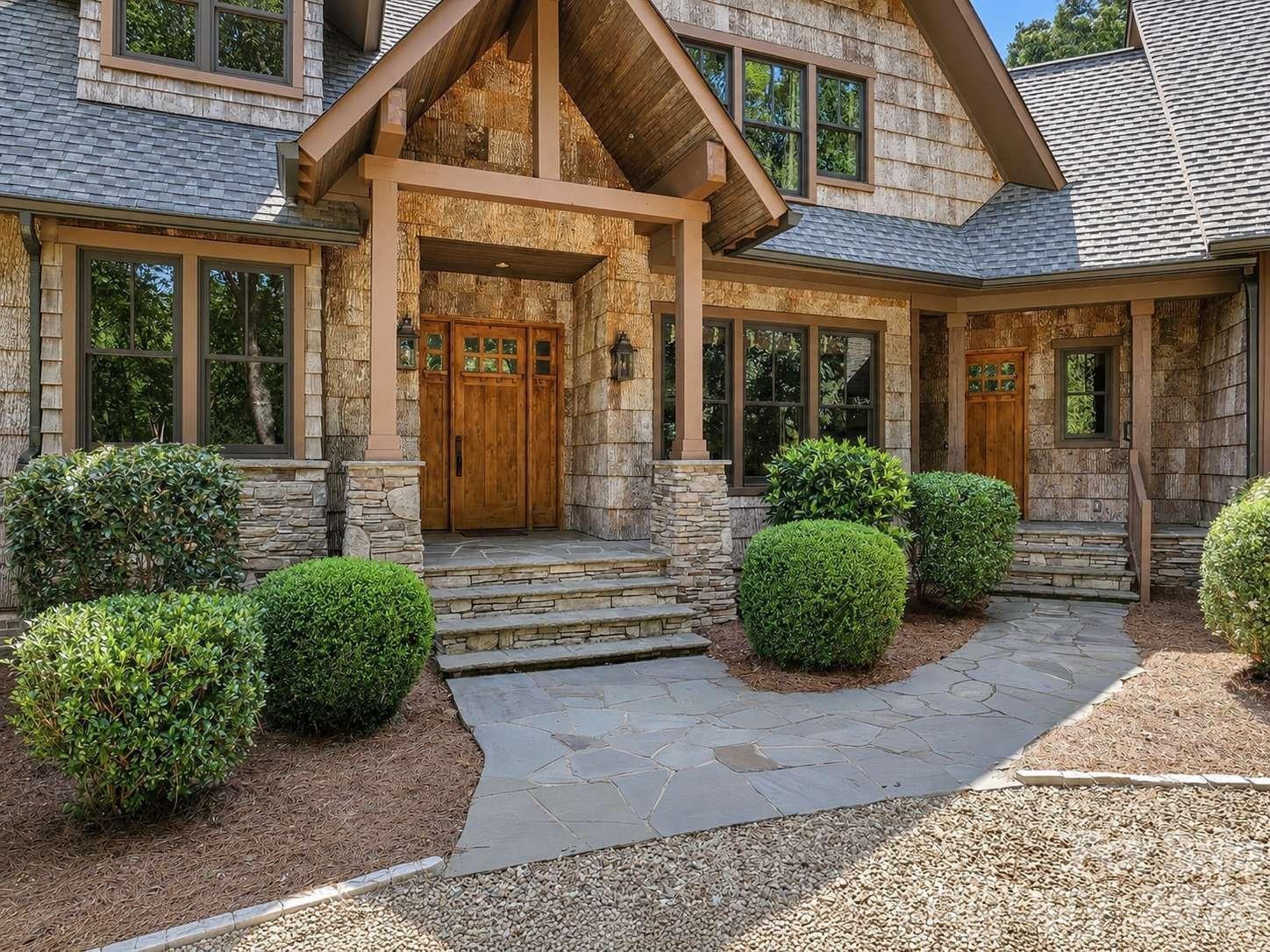 9208 Flying Eagle Lane, Charlotte, NC - photo 2 of 46
