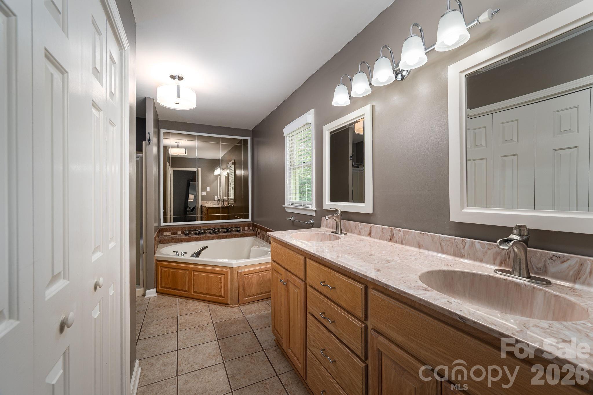 6097 Tuckborough Road, Hickory, NC - photo 24 of 48