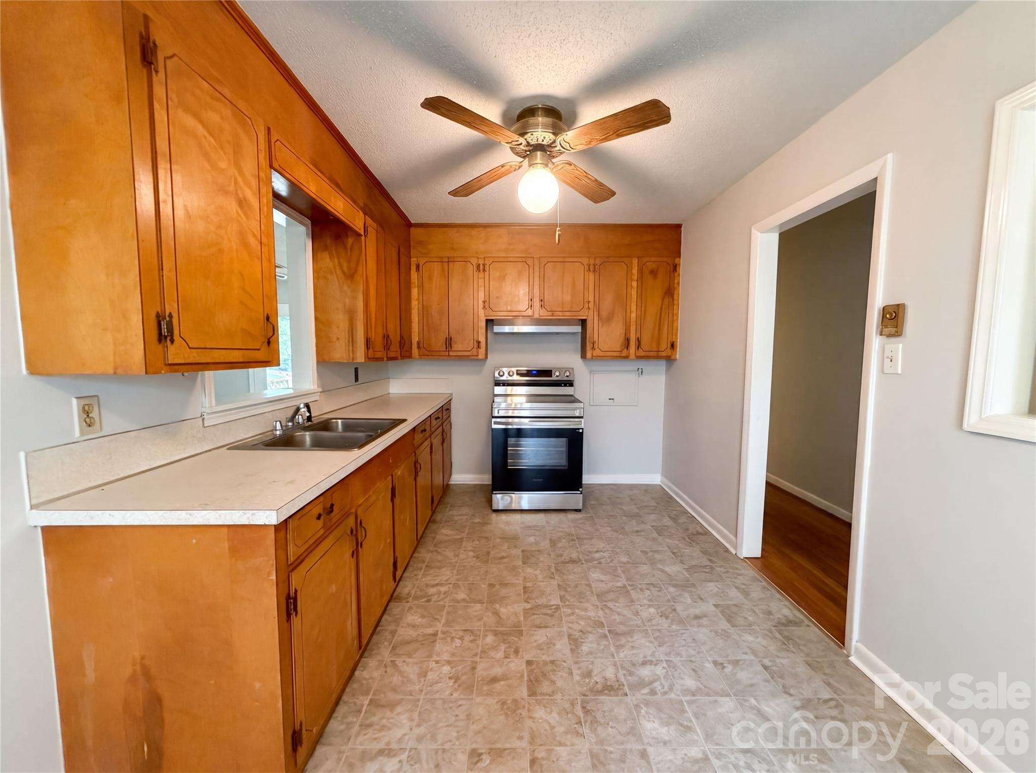 318 Mitchell Street, Belmont, NC - photo 7 of 19