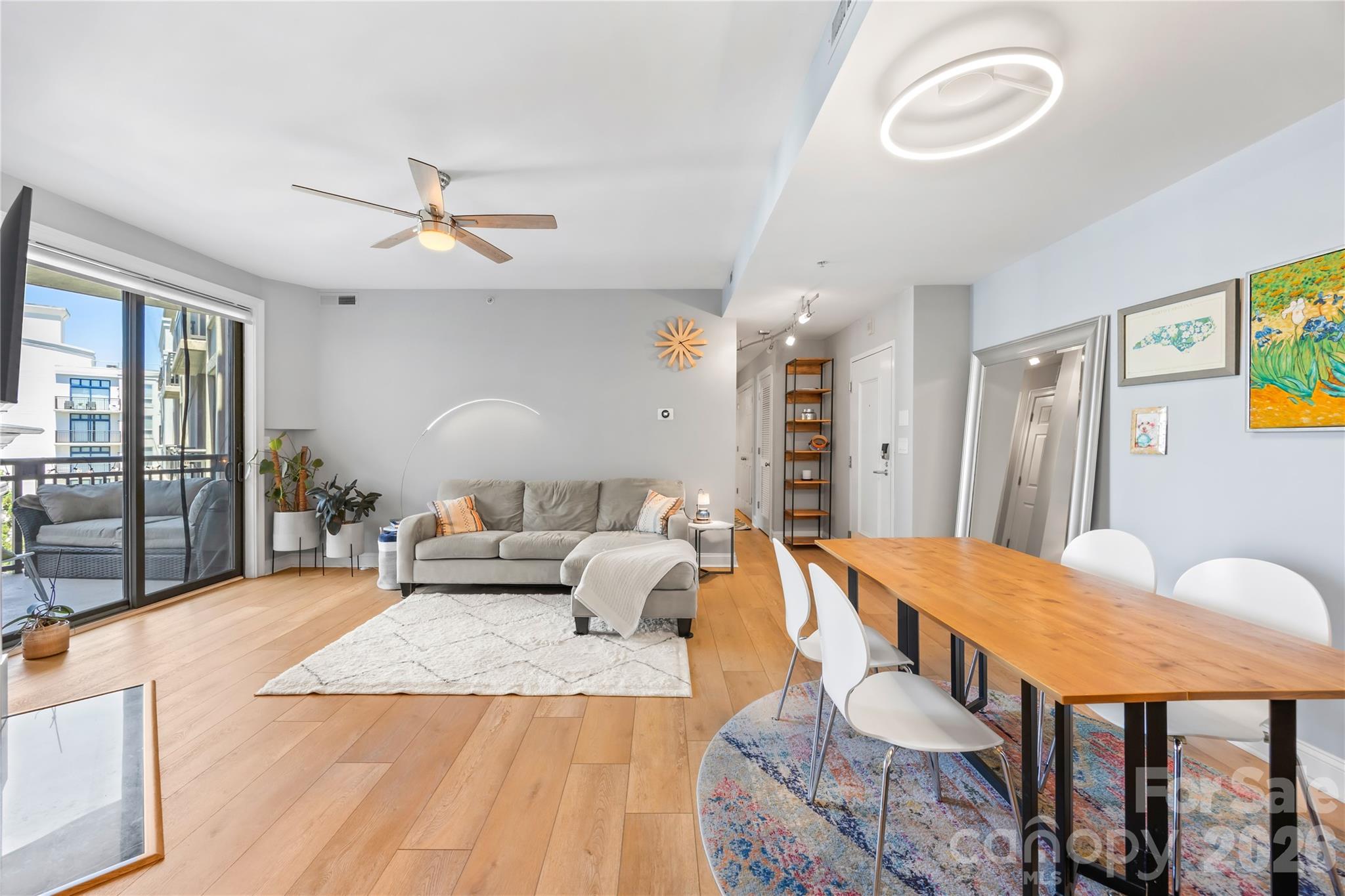 Photo 9 of 718 W Trade Street603, Charlotte, NC