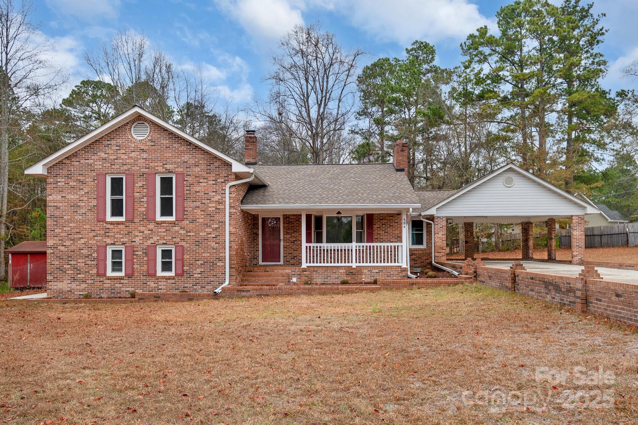 304 West Street, Kershaw, SC - photo 1 of 49