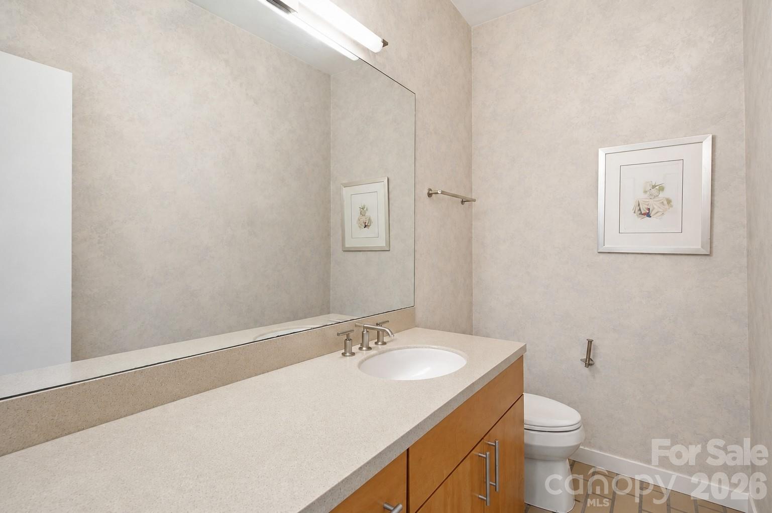 Photo 17 of 517 N Poplar Street, Charlotte, NC