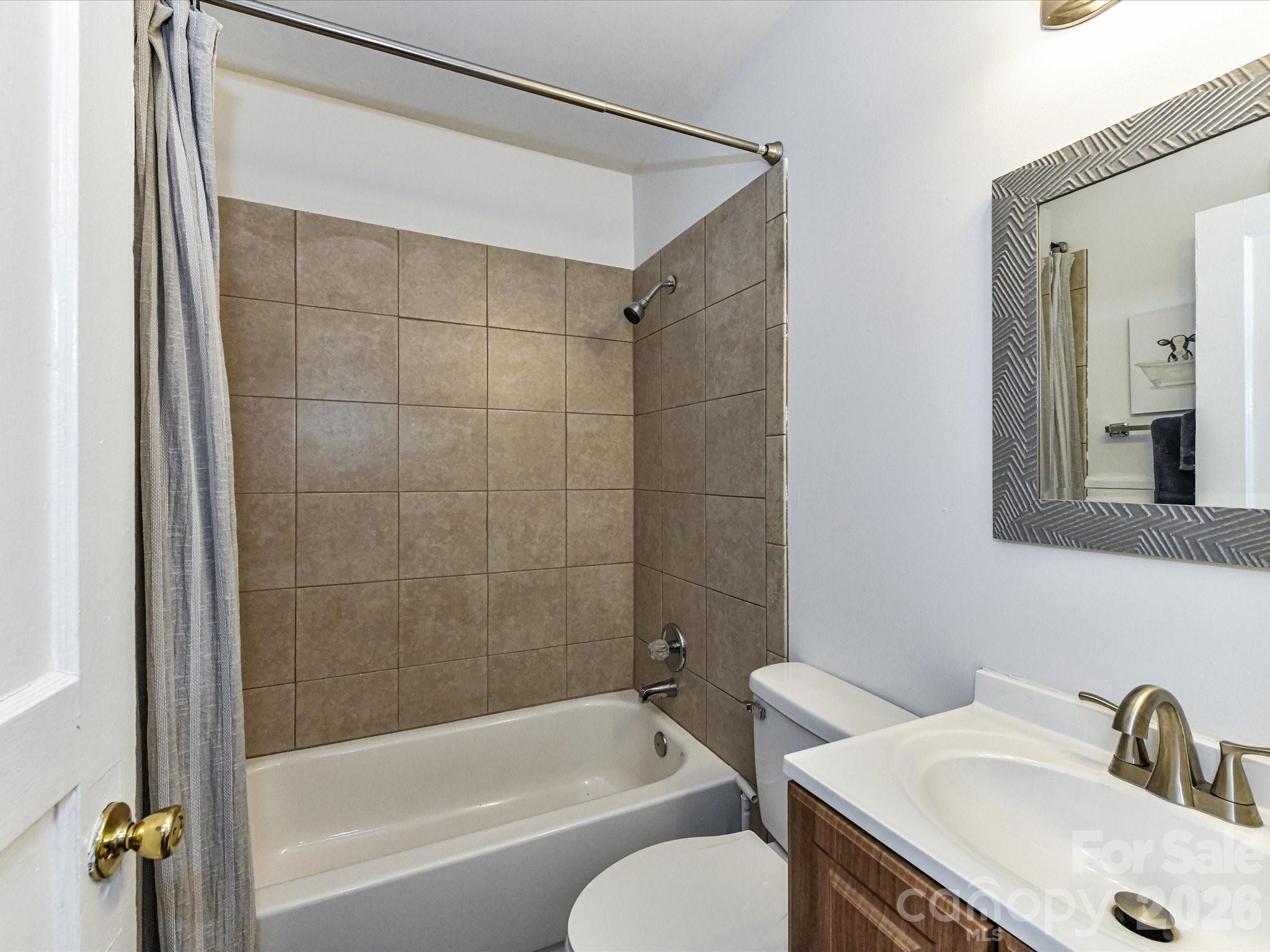 Photo 11 of 1240 Skyview Road, Charlotte, NC