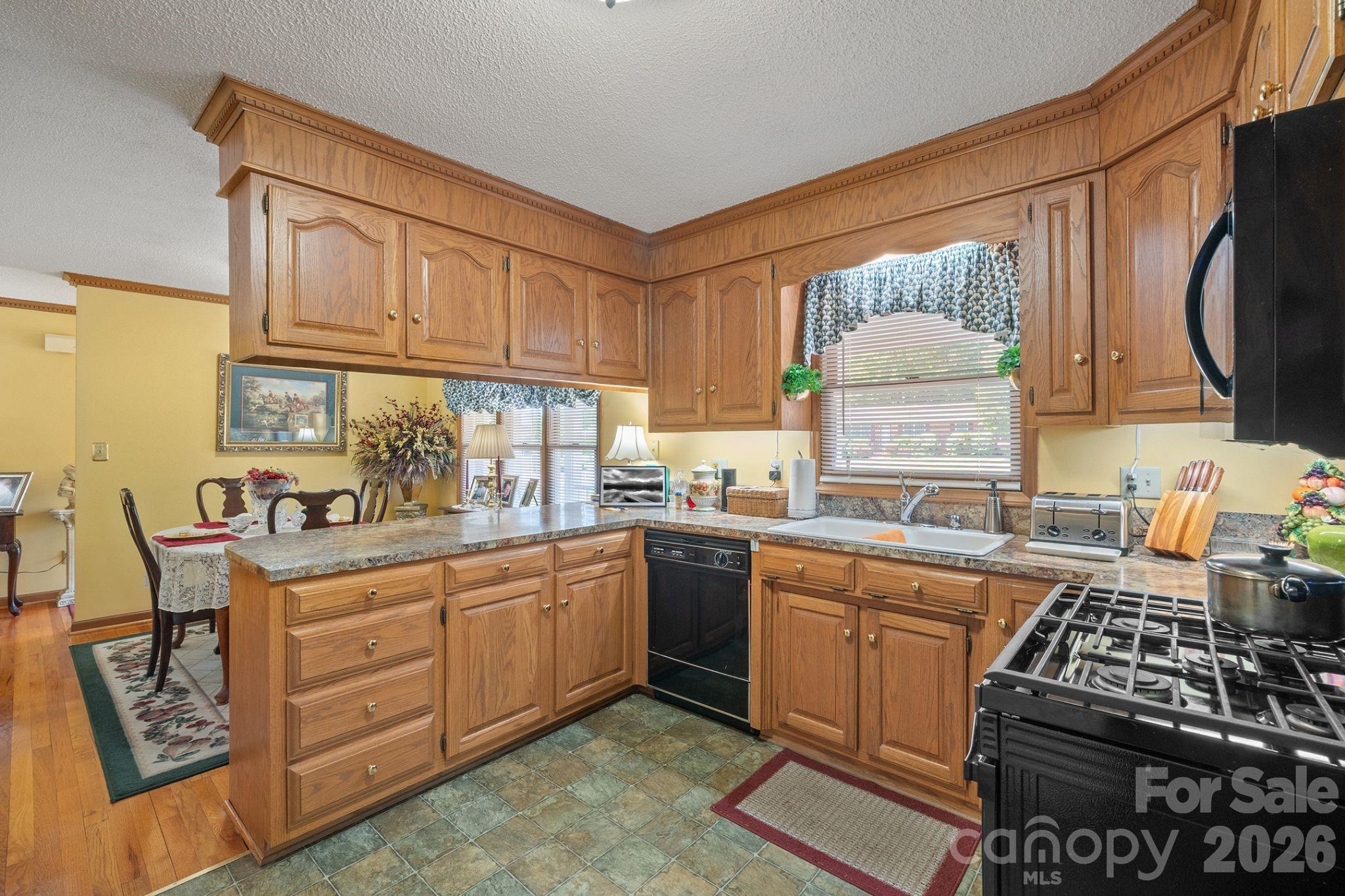 105 Rock Creek Drive, Lincolnton, NC - photo 9 of 39