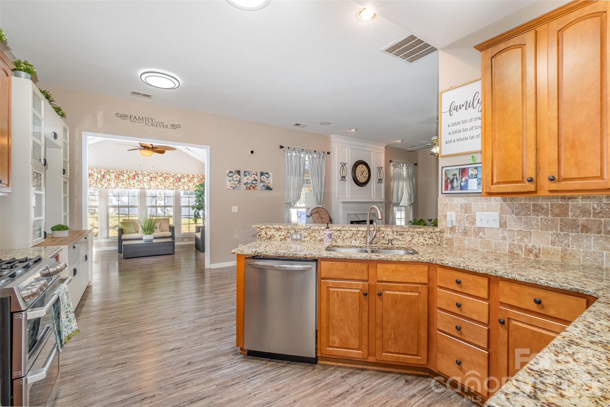 6859 Lakecrest Court, Denver, NC - photo 7 of 25
