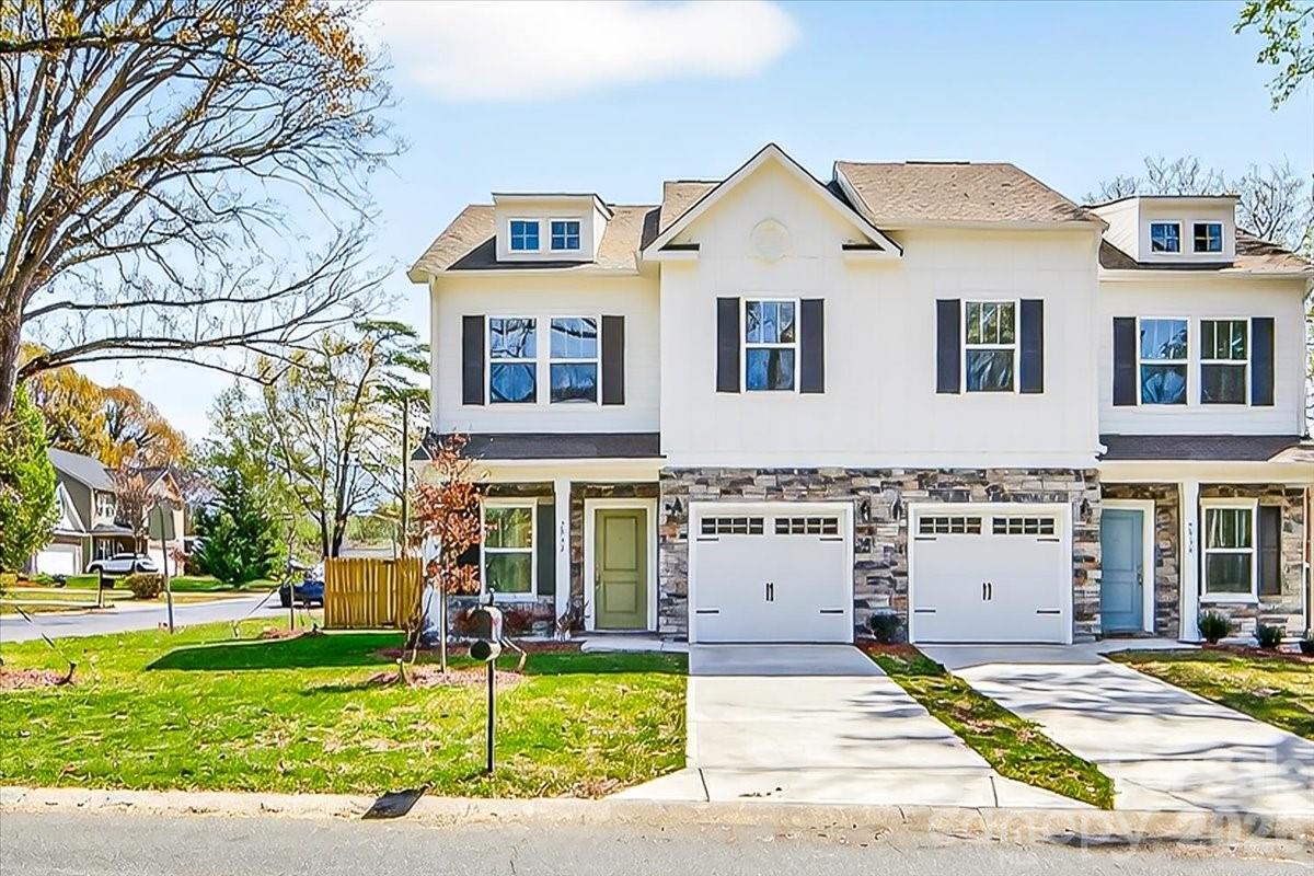 2032 Mandarin Boulevard, Charlotte, NC - photo 1 of 34