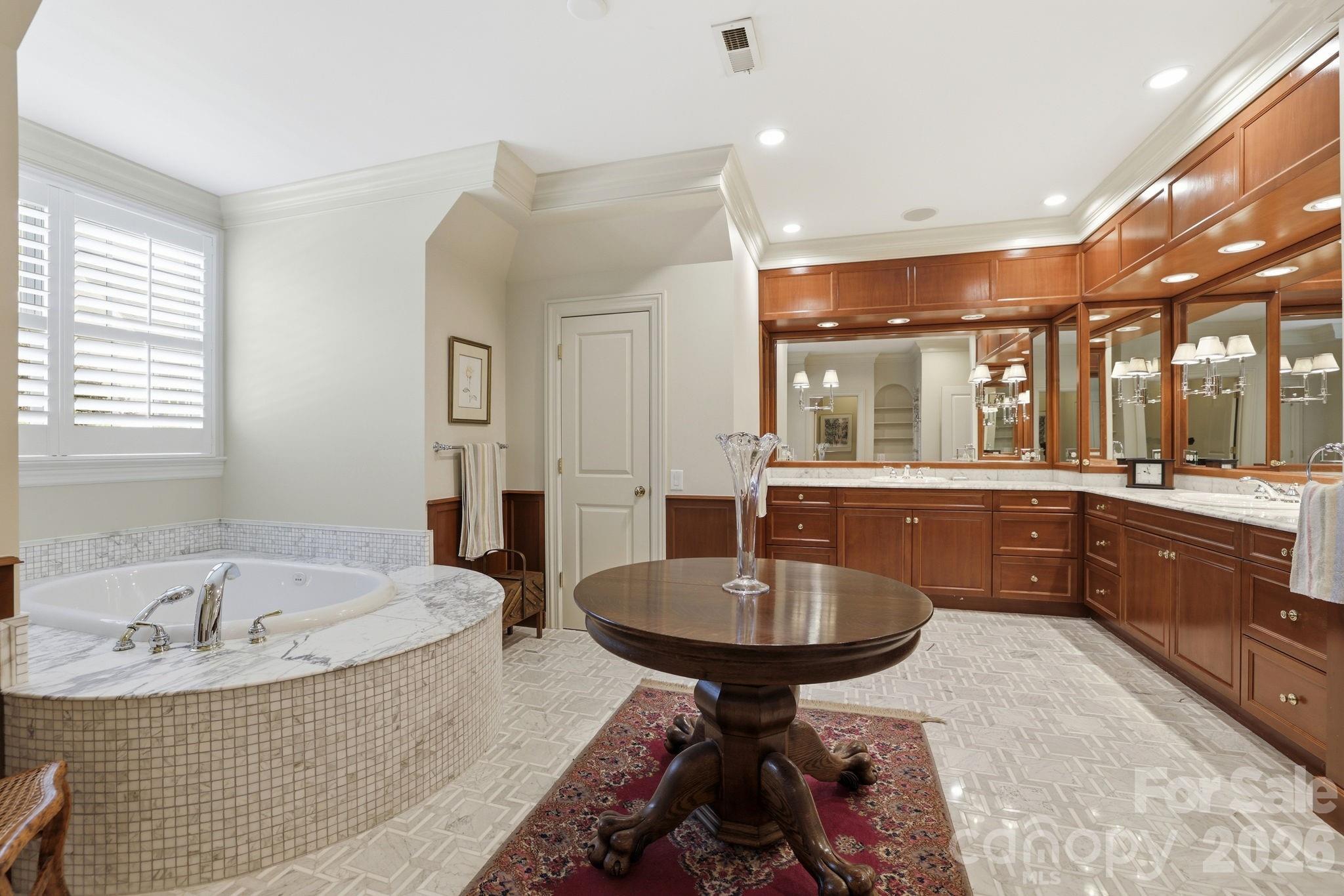 Photo 28 of 2044 Queens Road W, Charlotte, NC