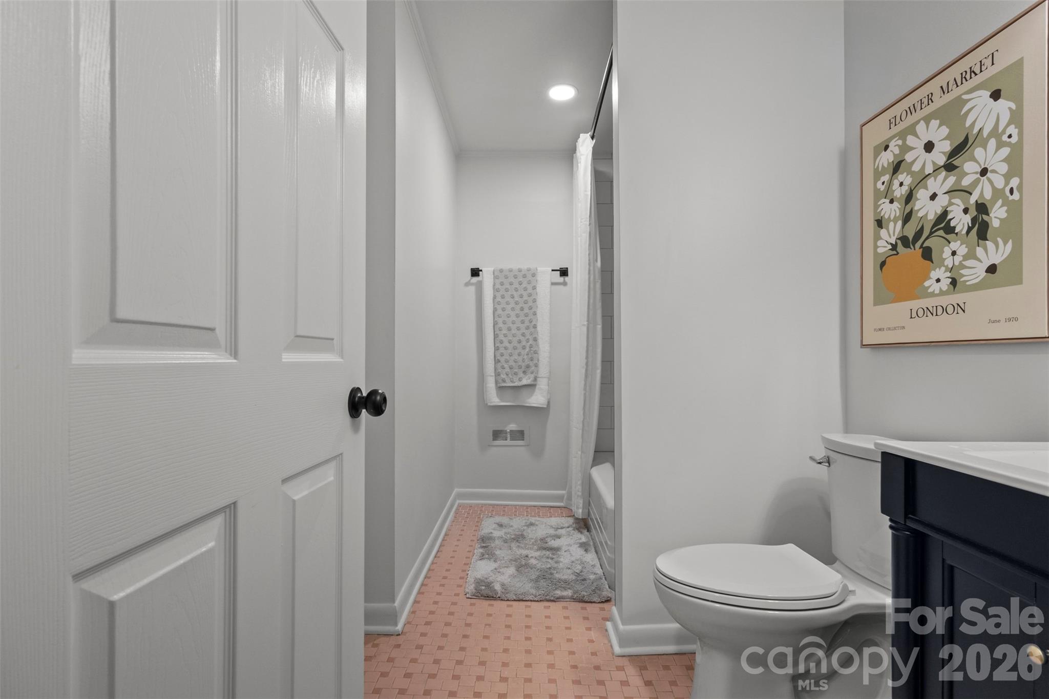 Photo 9 of 3840 Colebrook Road, Charlotte, NC