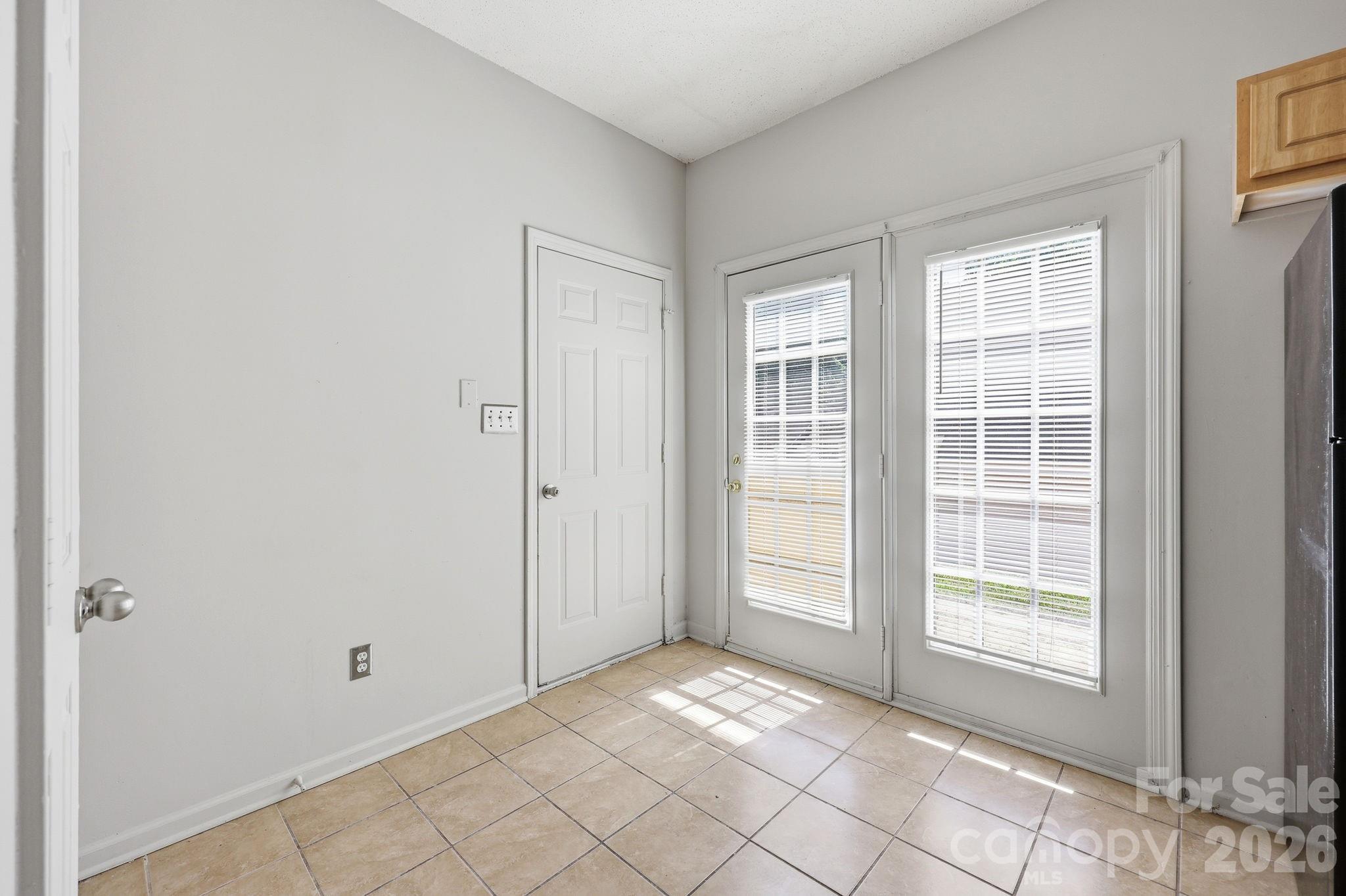 6330 Derryfield Drive, Charlotte, NC - photo 6 of 25