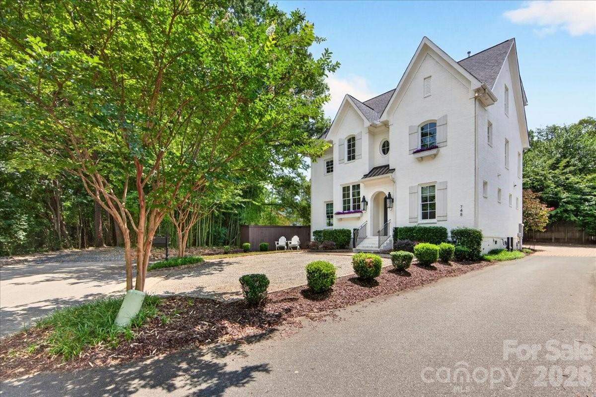 Photo 2 of 748 Ellsworth Road, Charlotte, NC