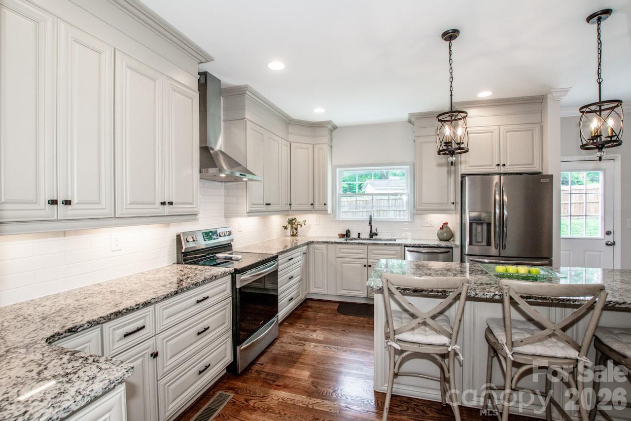 Photo 12 of 3211 Oakdale Road, Charlotte, NC