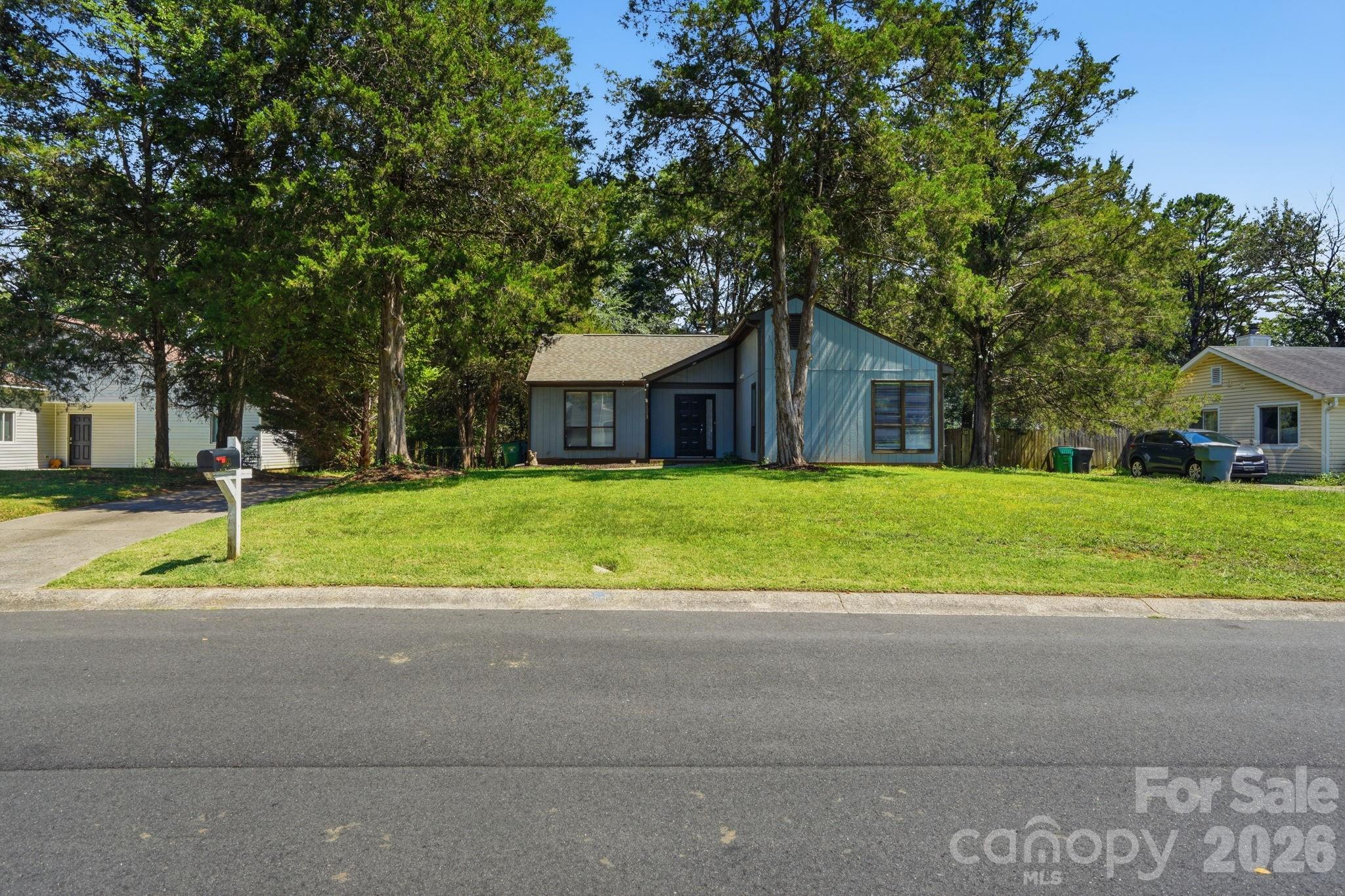 11813 Moonridge Drive, Charlotte, NC