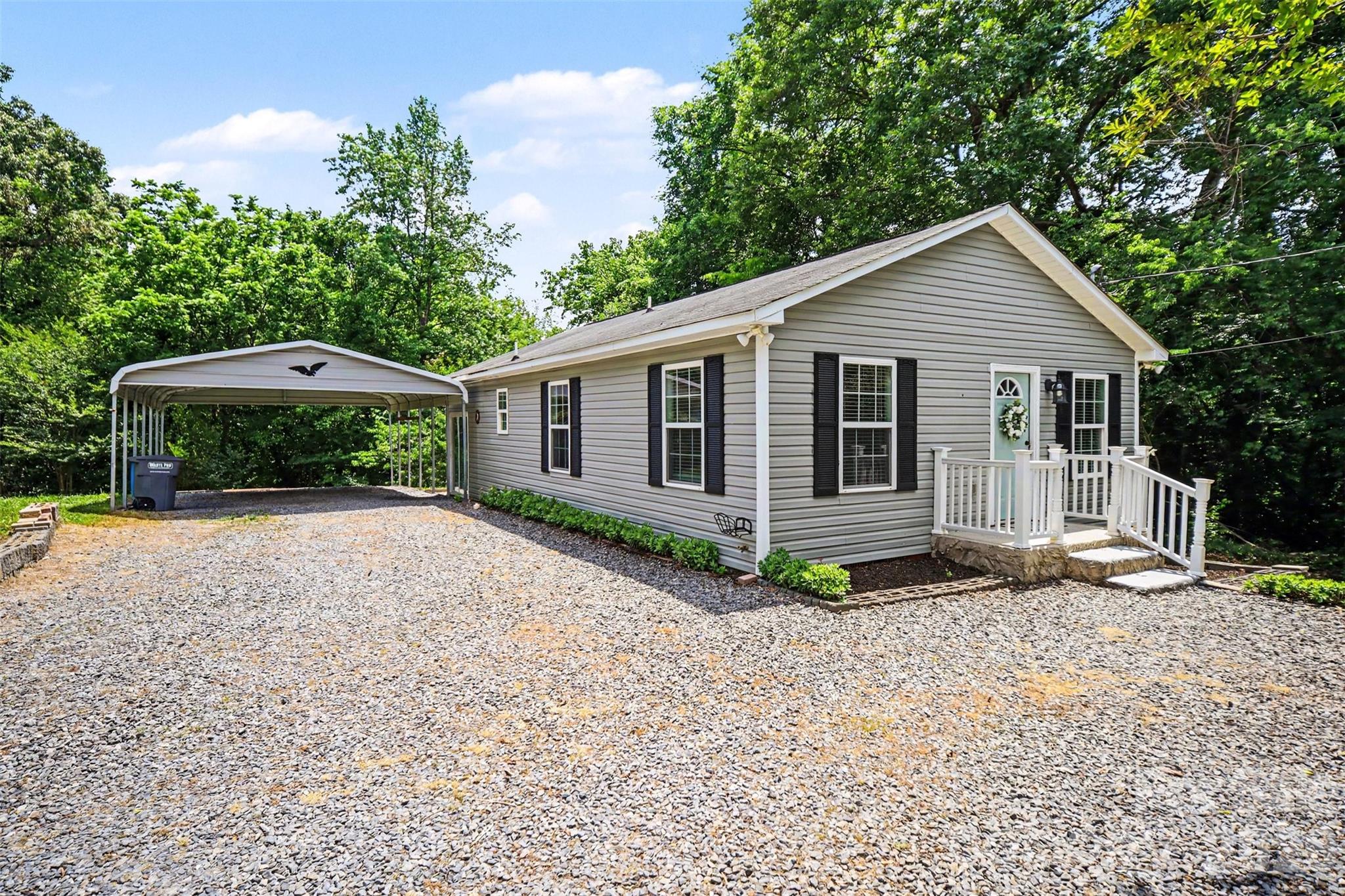 313 Oakland Avenue, Belmont, NC - photo 3 of 28