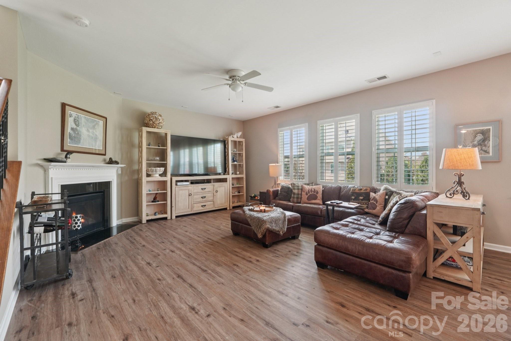 5016 Riverdale Drive, Charlotte, NC - photo 7 of 40