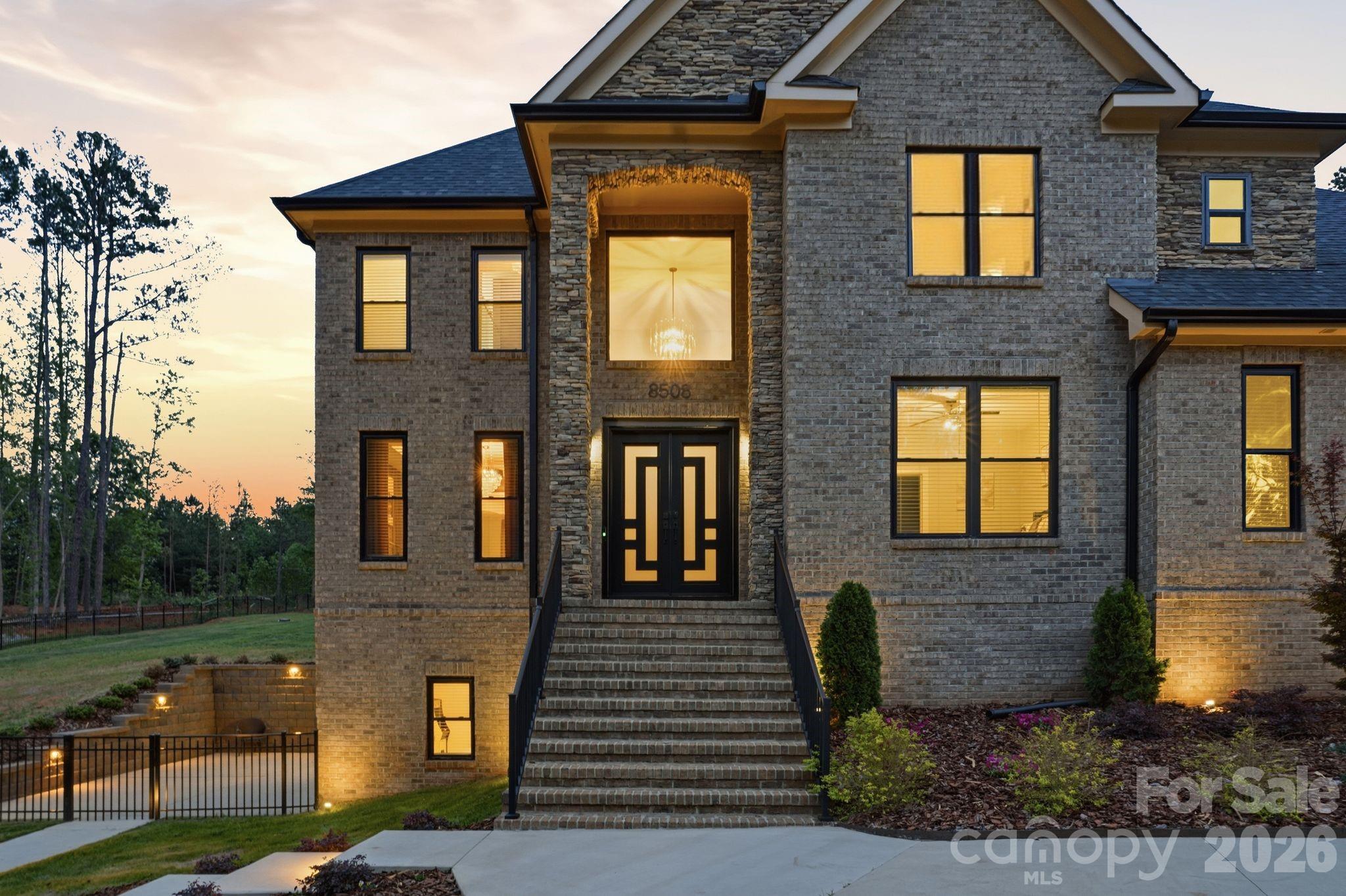 Photo 2 of 8508 Max Meadows Drive, Charlotte, NC