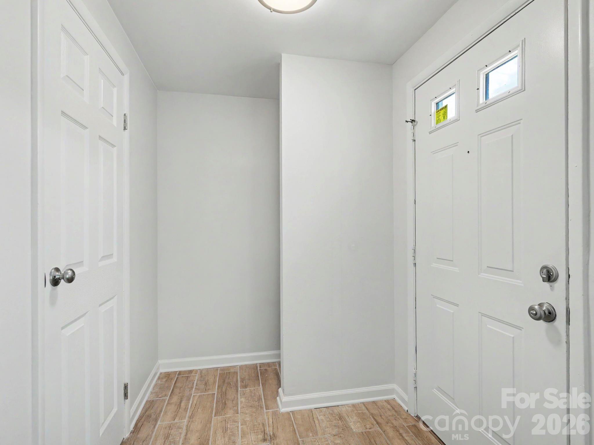 Photo 4 of 9416 Lexington Circle, Charlotte, NC