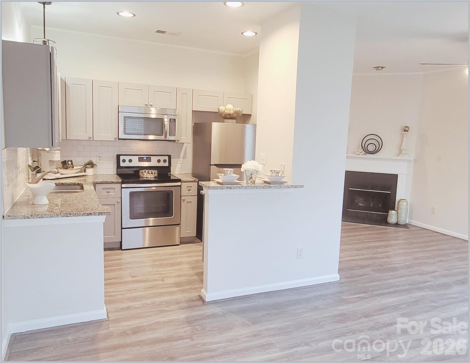 Photo 4 of 2149 Lennox Square Road, Charlotte, NC