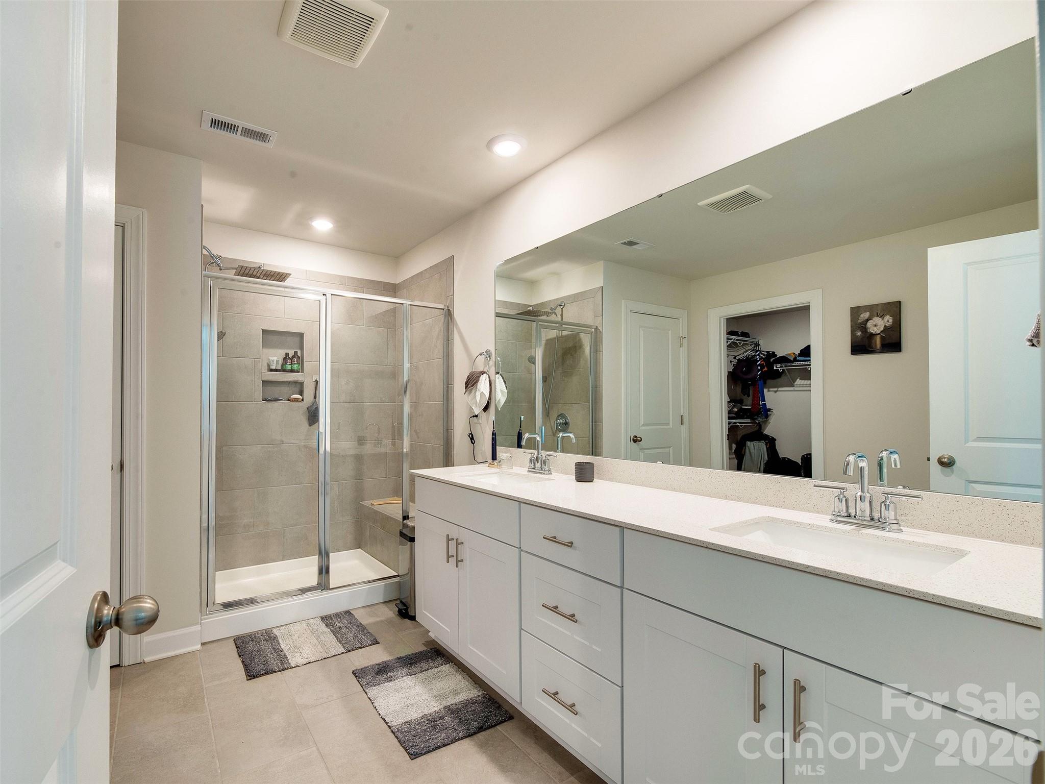 Photo 8 of 4009 Woodland View Drive, Charlotte, NC