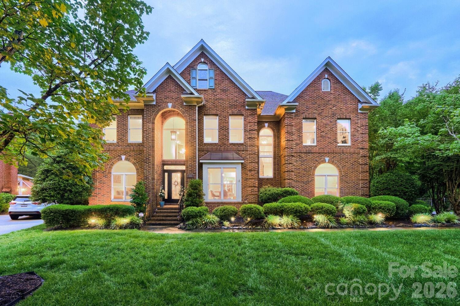 Home for sale at 6605 Saunton Court, Charlotte, NC — photo 1 of 44