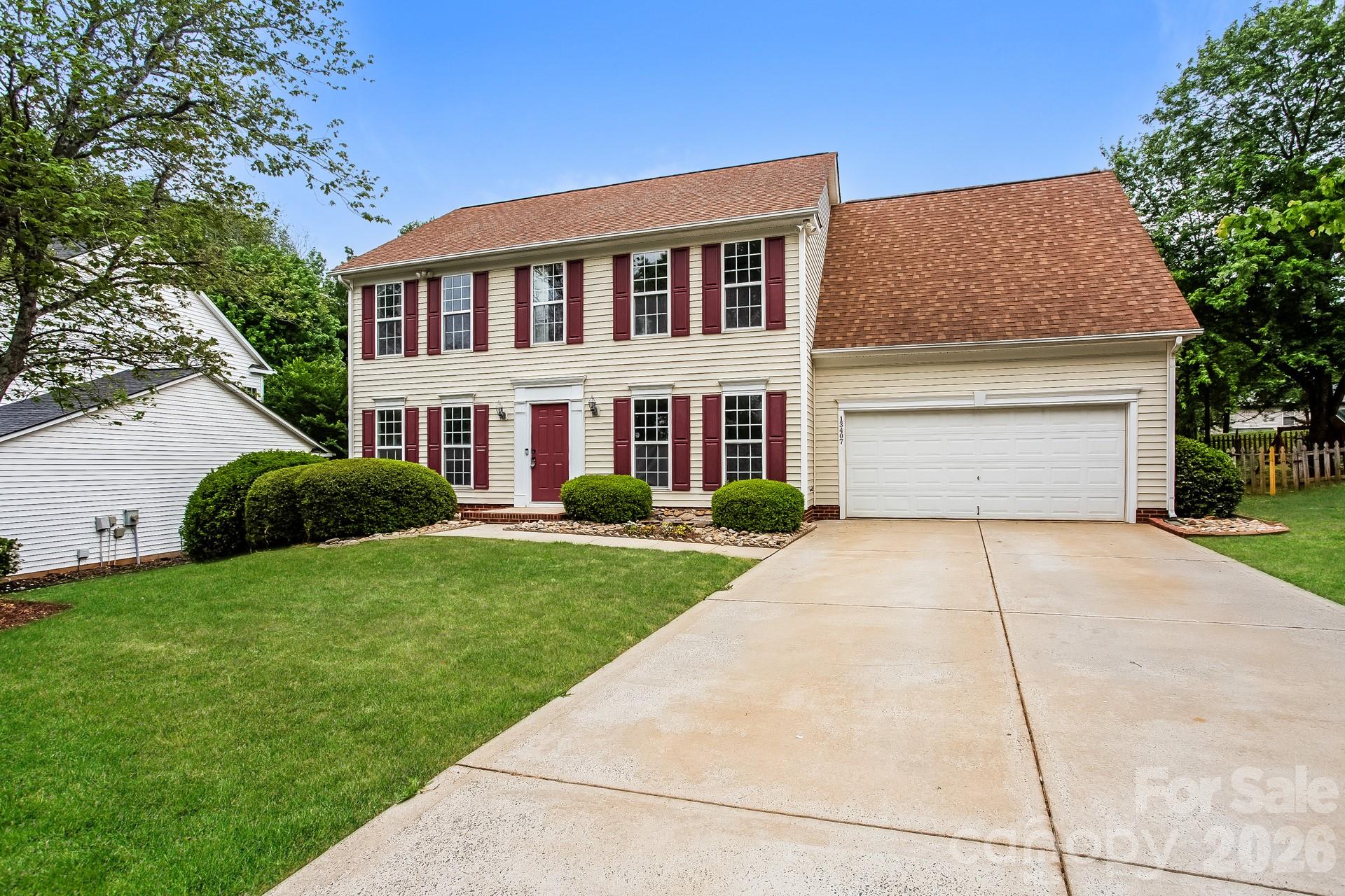 Photo 2 of 13407 Edgetree Drive, Pineville, NC