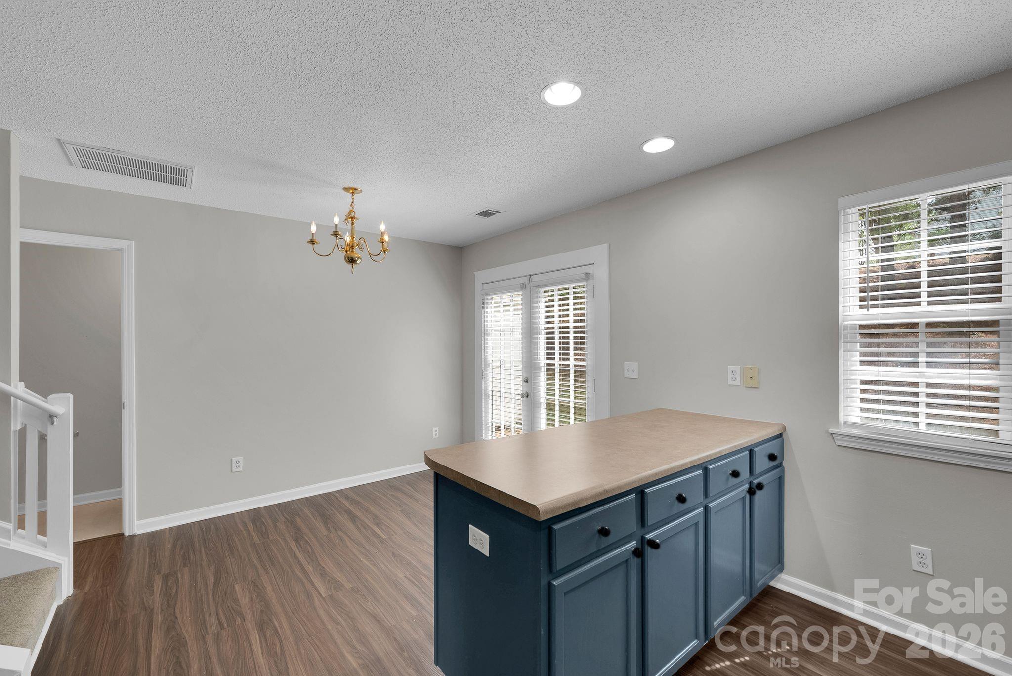 Photo 10 of 17039 Greenlawn Hills Court, Charlotte, NC
