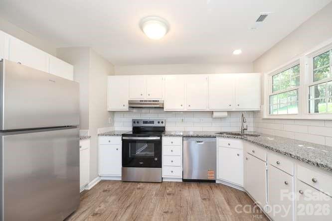 14011 Eden Court, Pineville, NC - photo 7 of 33