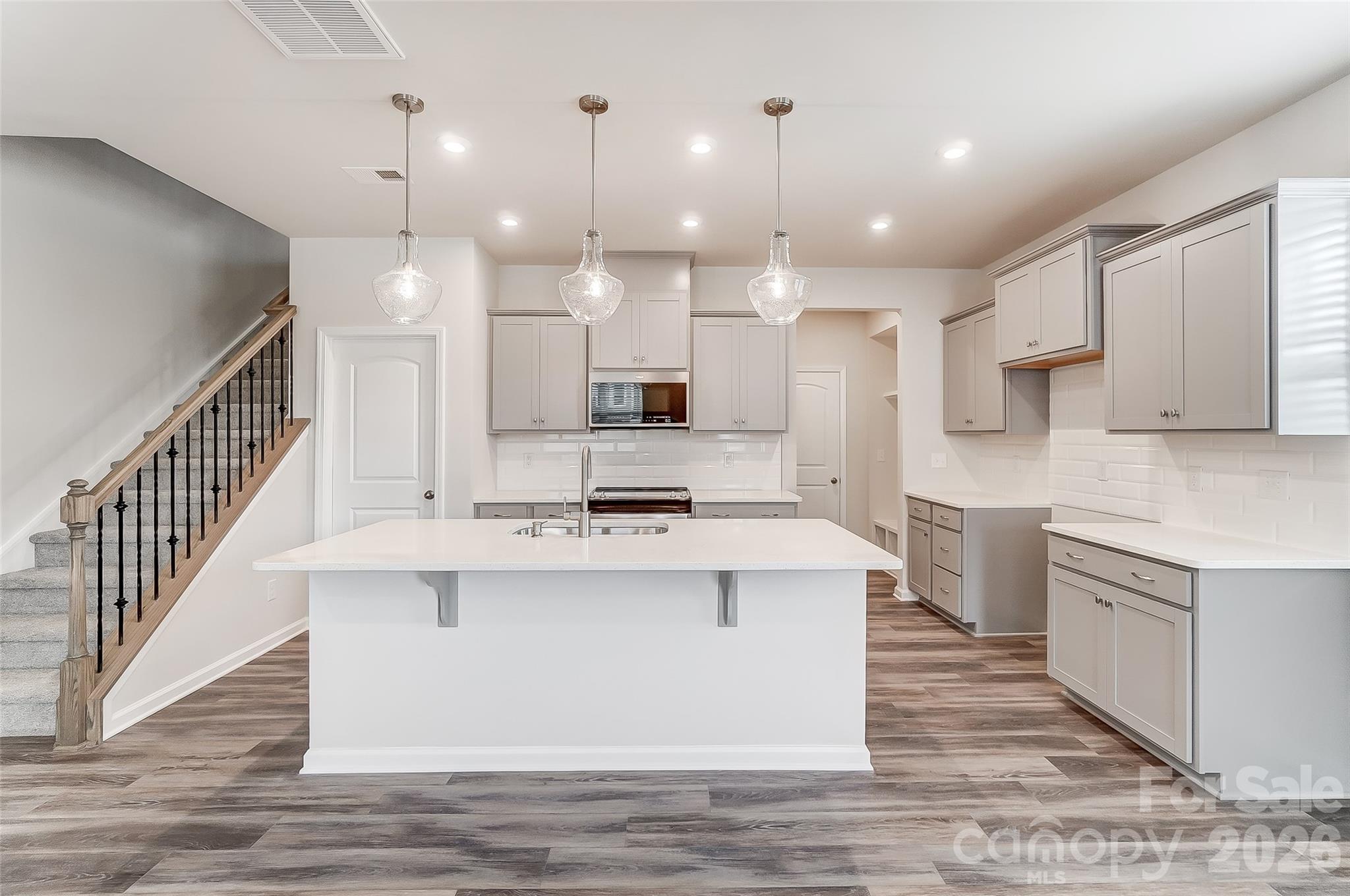 Photo 5 of 3812 Cheyney Park Drive, Charlotte, NC