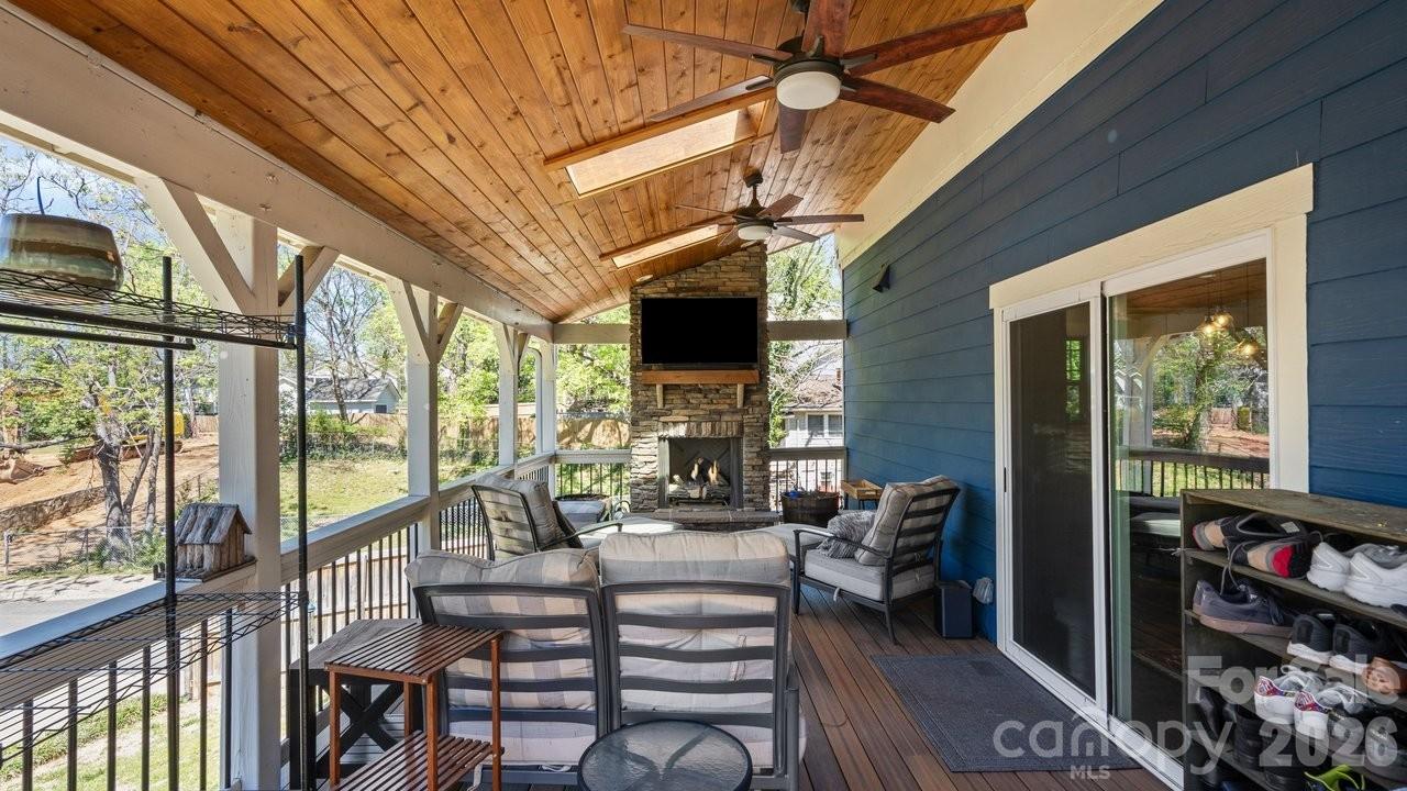 1521 Seigle Avenue, Charlotte, NC - photo 4 of 45