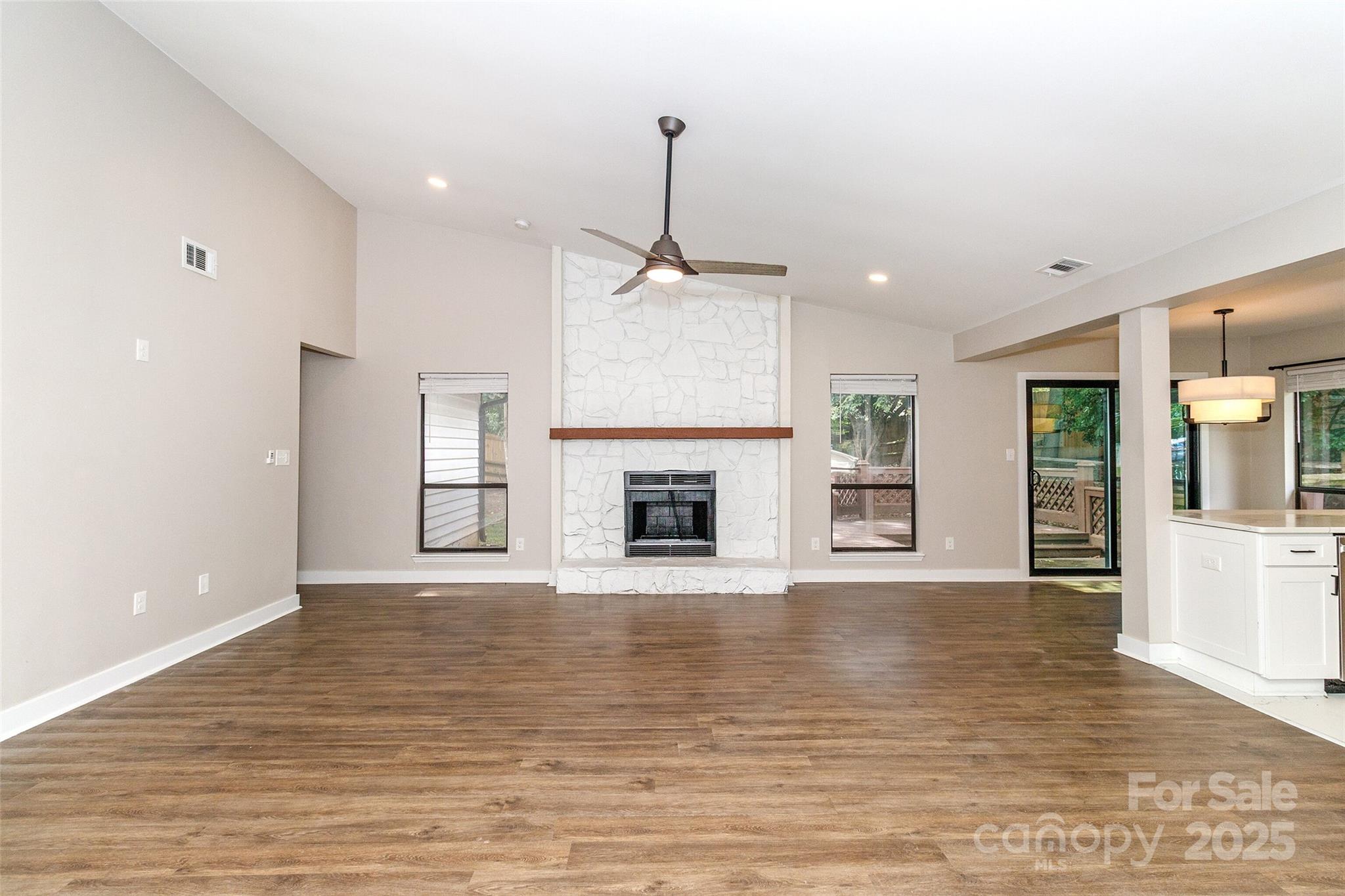 Photo 3 of 4020 Bon Rea Drive, Charlotte, NC