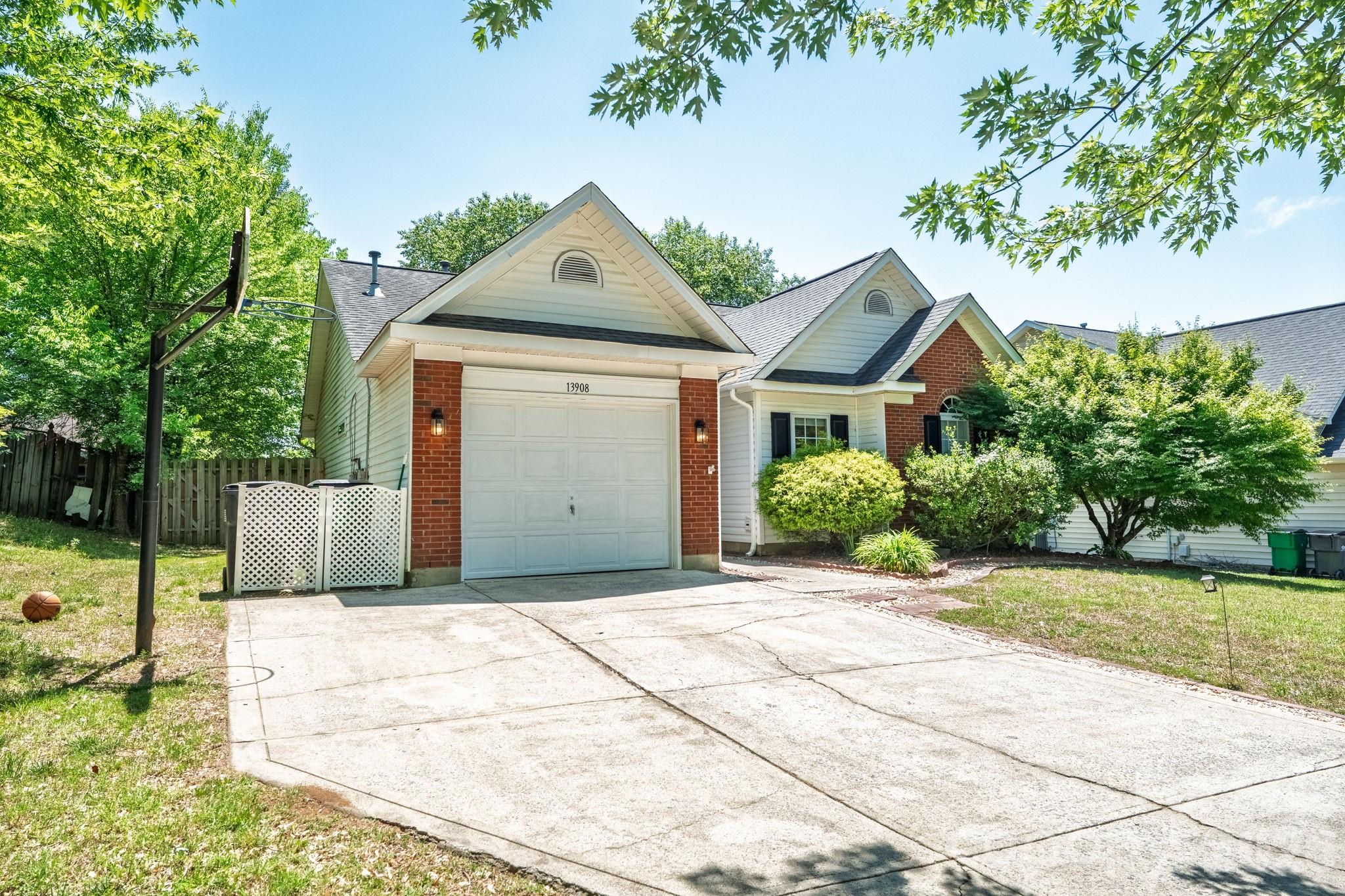 13908 Mcgloughlin Way Court, Charlotte, NC - photo 2 of 36