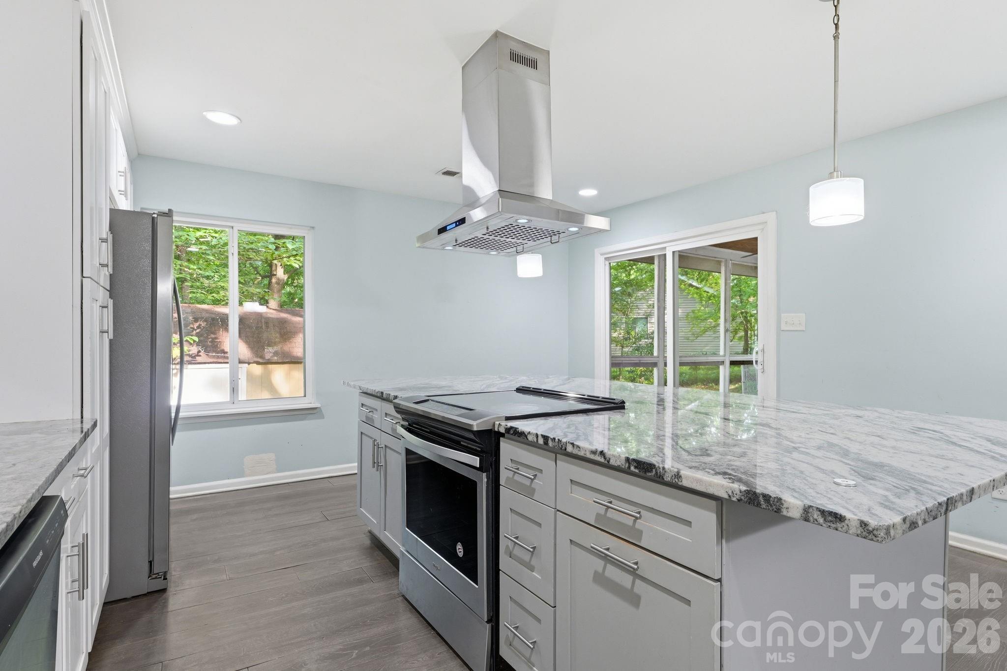 Home for sale at 7401 Park Vista Circle, Charlotte, NC — photo 10 of 33