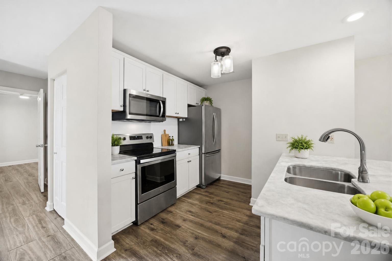 Photo 4 of 913 Southwest Drive, Davidson, NC