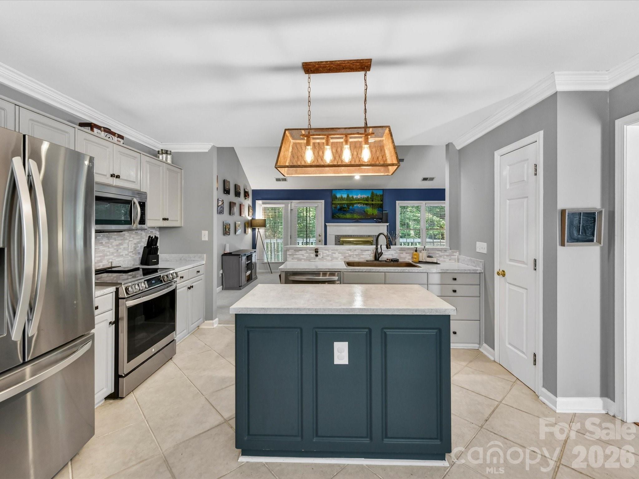 Photo 4 of 4303 Stonefield Drive, Charlotte, NC