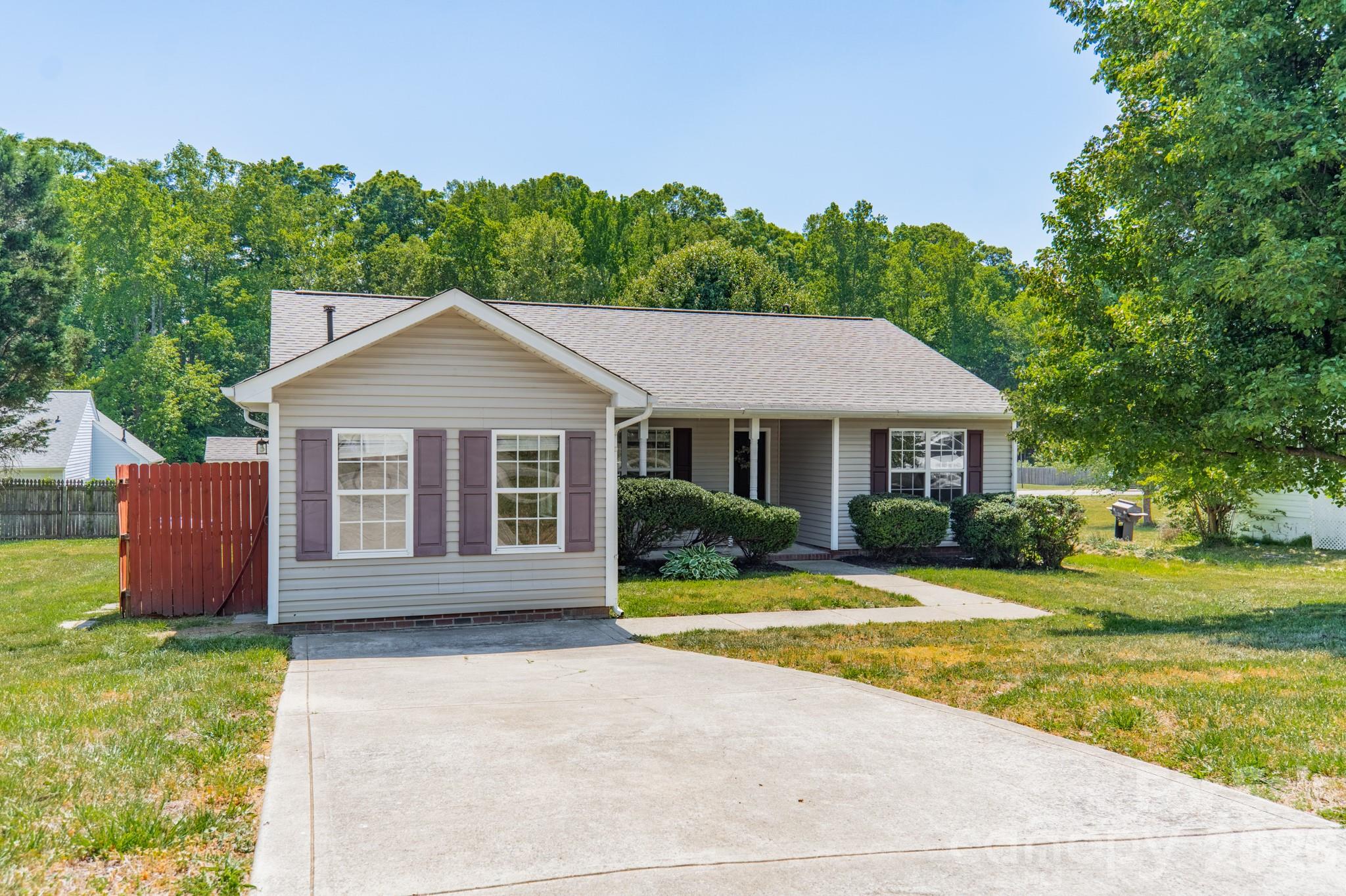 134 Chere Helen Drive, Mooresville, NC