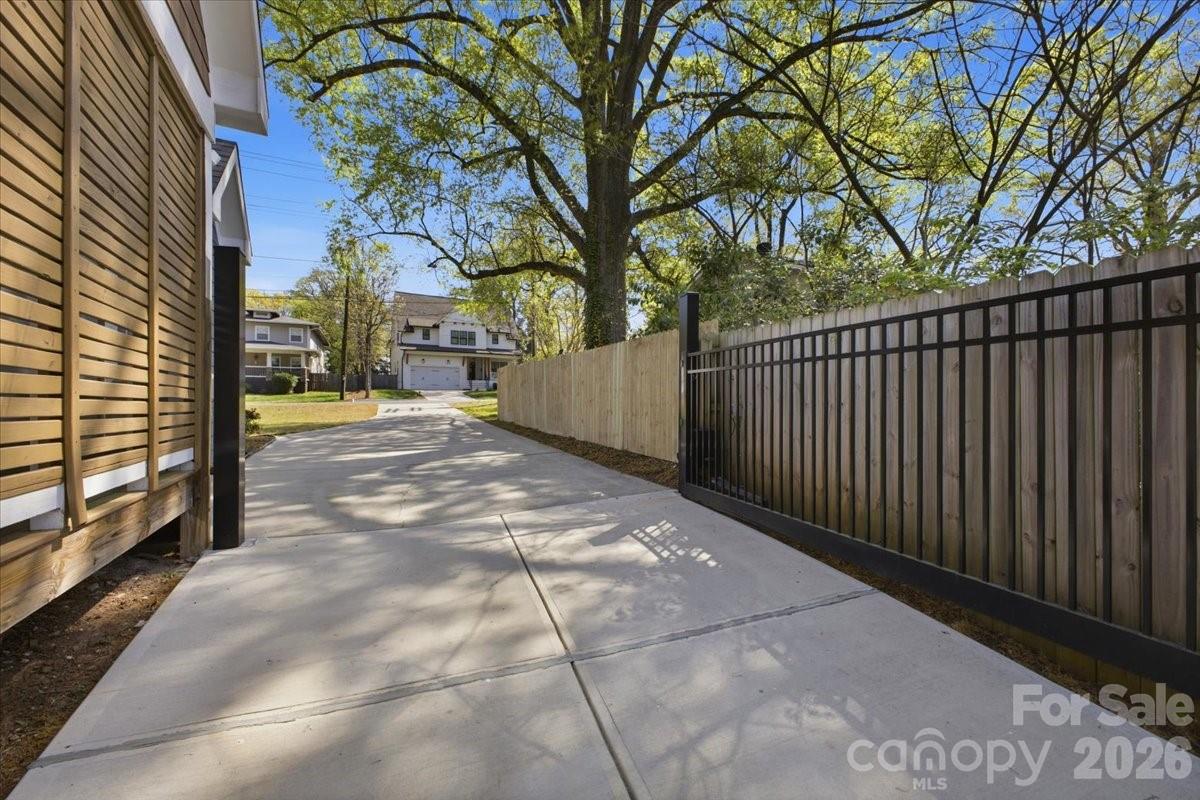 2711 Clemson Avenue, Charlotte, NC - photo 40 of 43