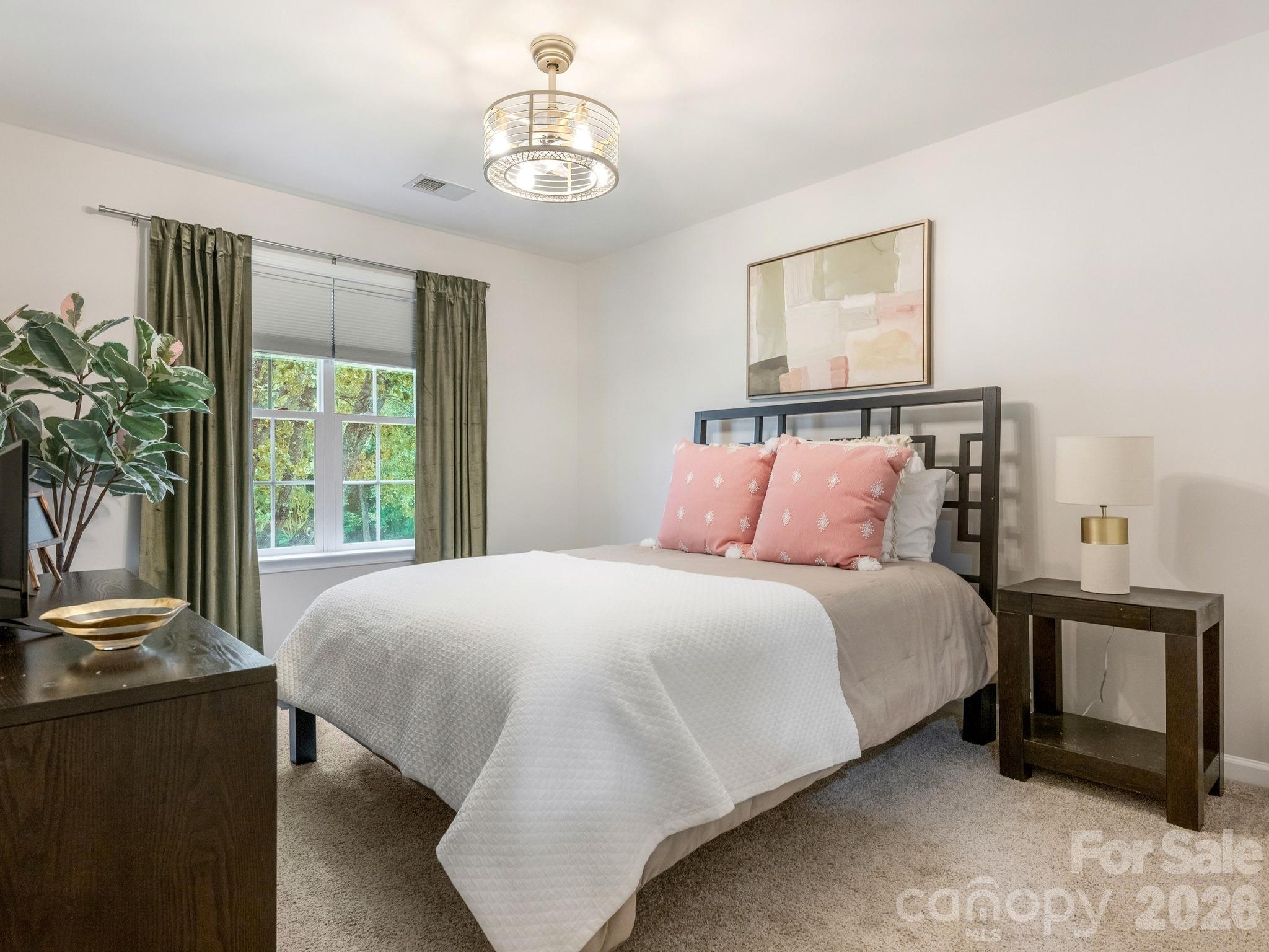 Photo 25 of 6807 Guinevere Drive, Charlotte, NC
