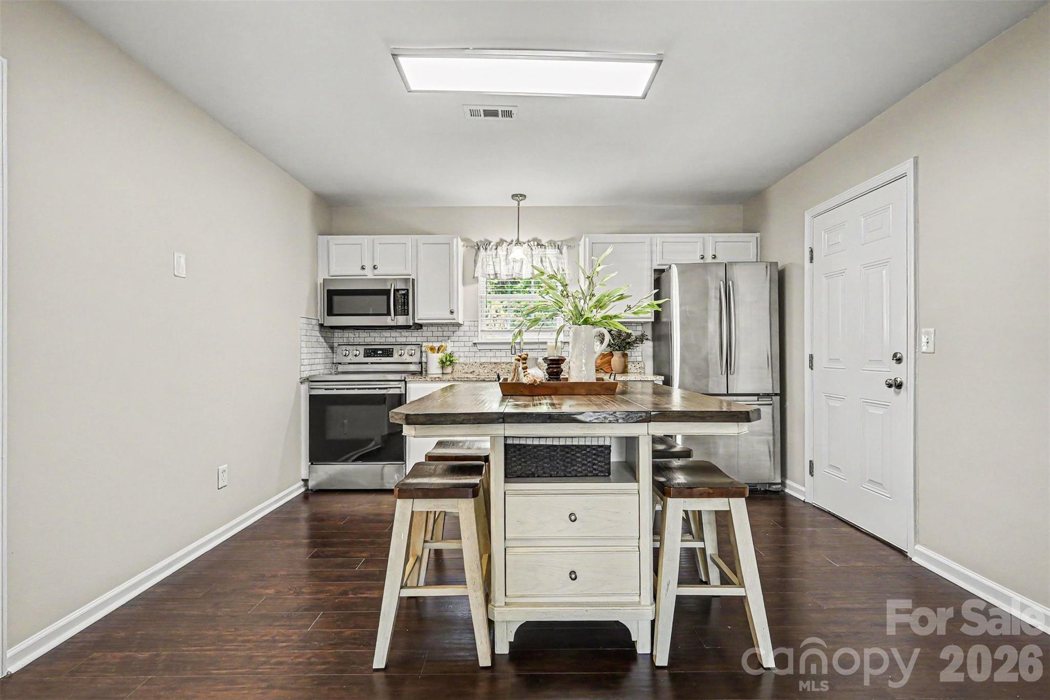 2540 Elmin Street, Charlotte, NC - photo 7 of 21