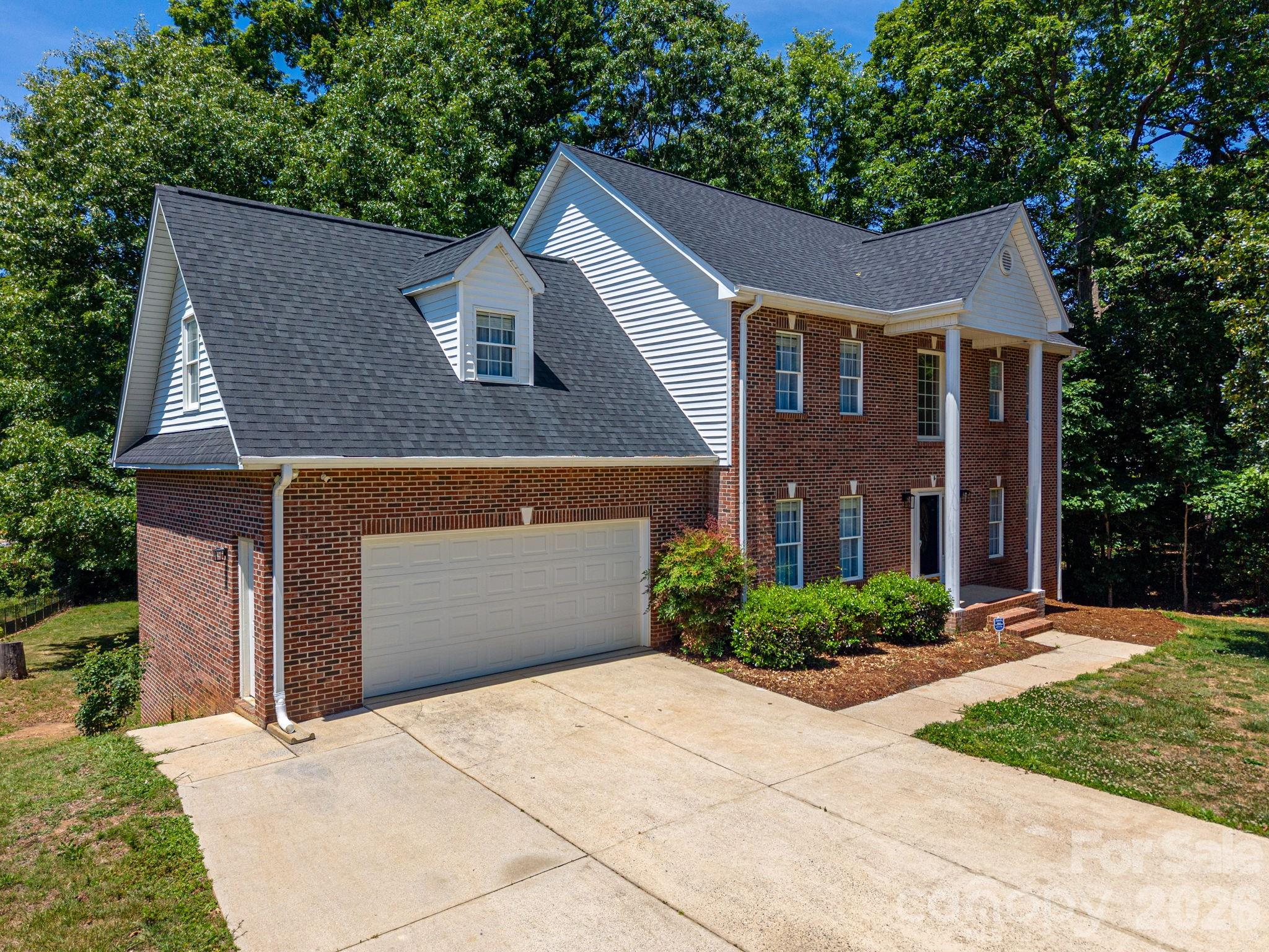 Photo 2 of 1535 20th Avenue Place NE, Hickory, NC