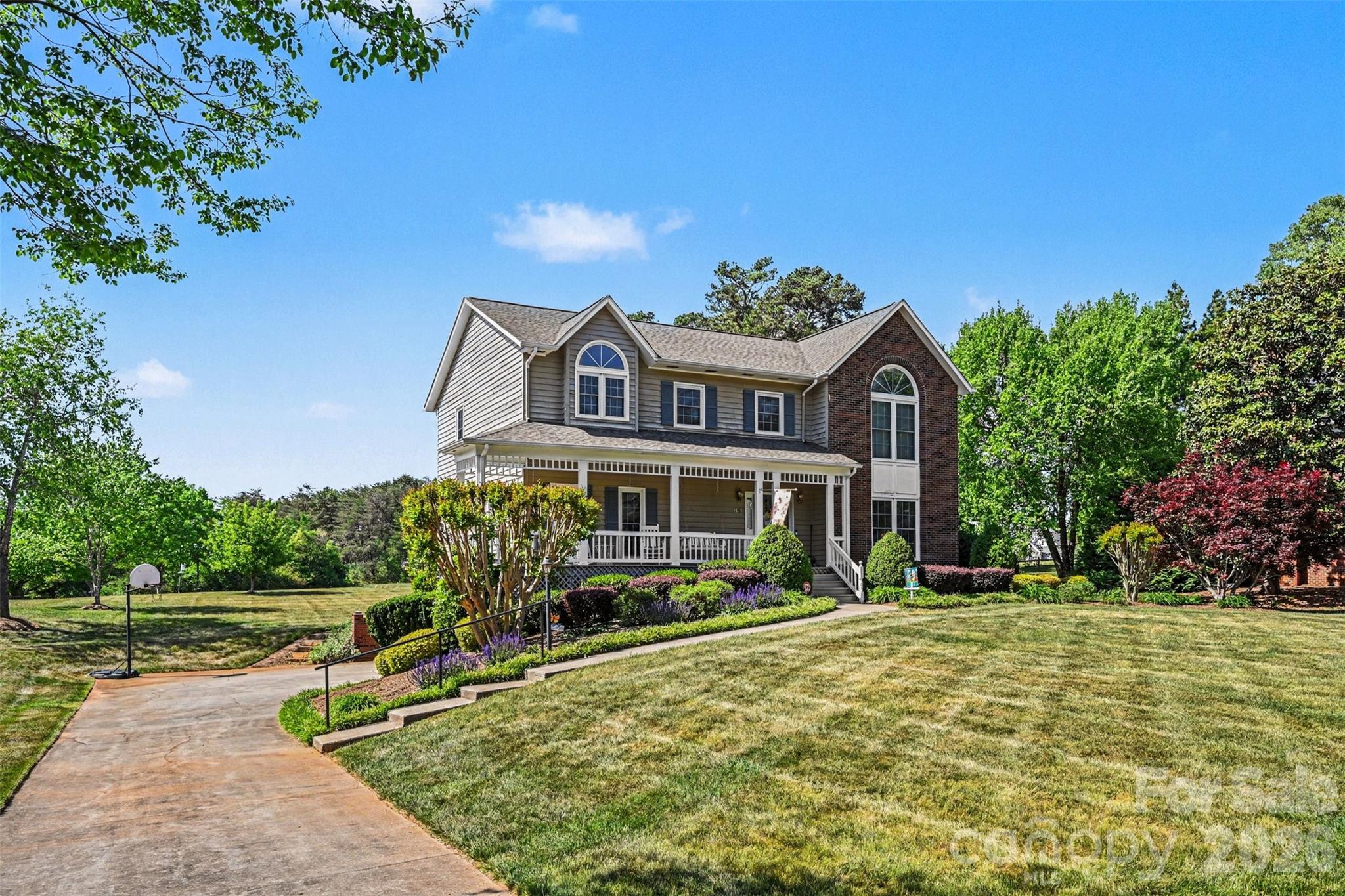 4051 Pinecrest Drive NE, Hickory, NC - photo 4 of 42