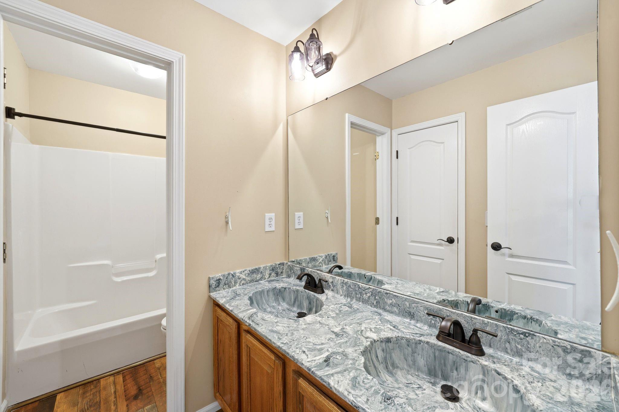 Home for sale at 6821 Hollow Oak Drive, Charlotte, NC — photo 21 of 38