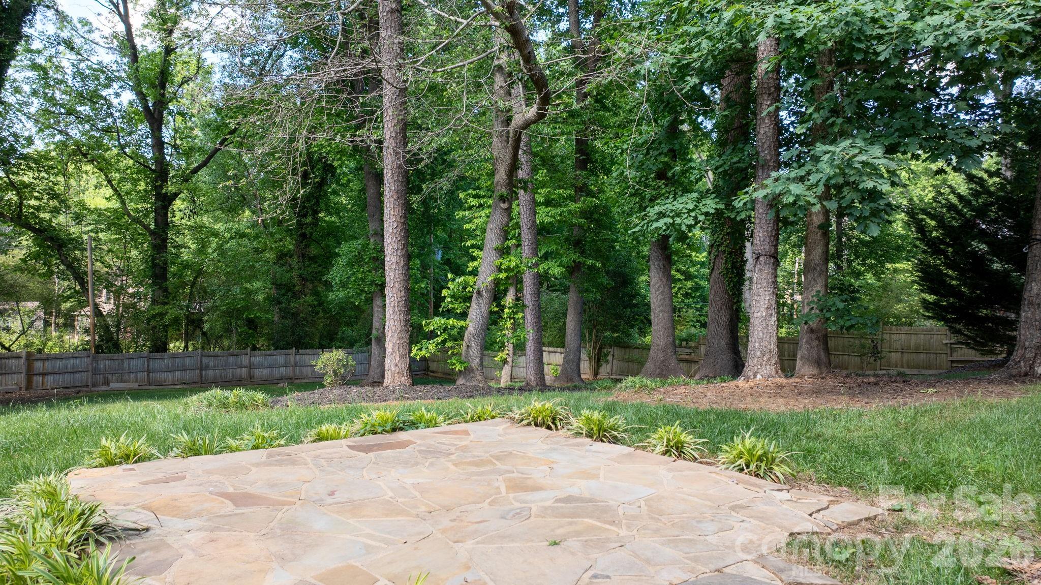 14214 Honeysuckle Ridge Drive, Matthews, NC - photo 38 of 47