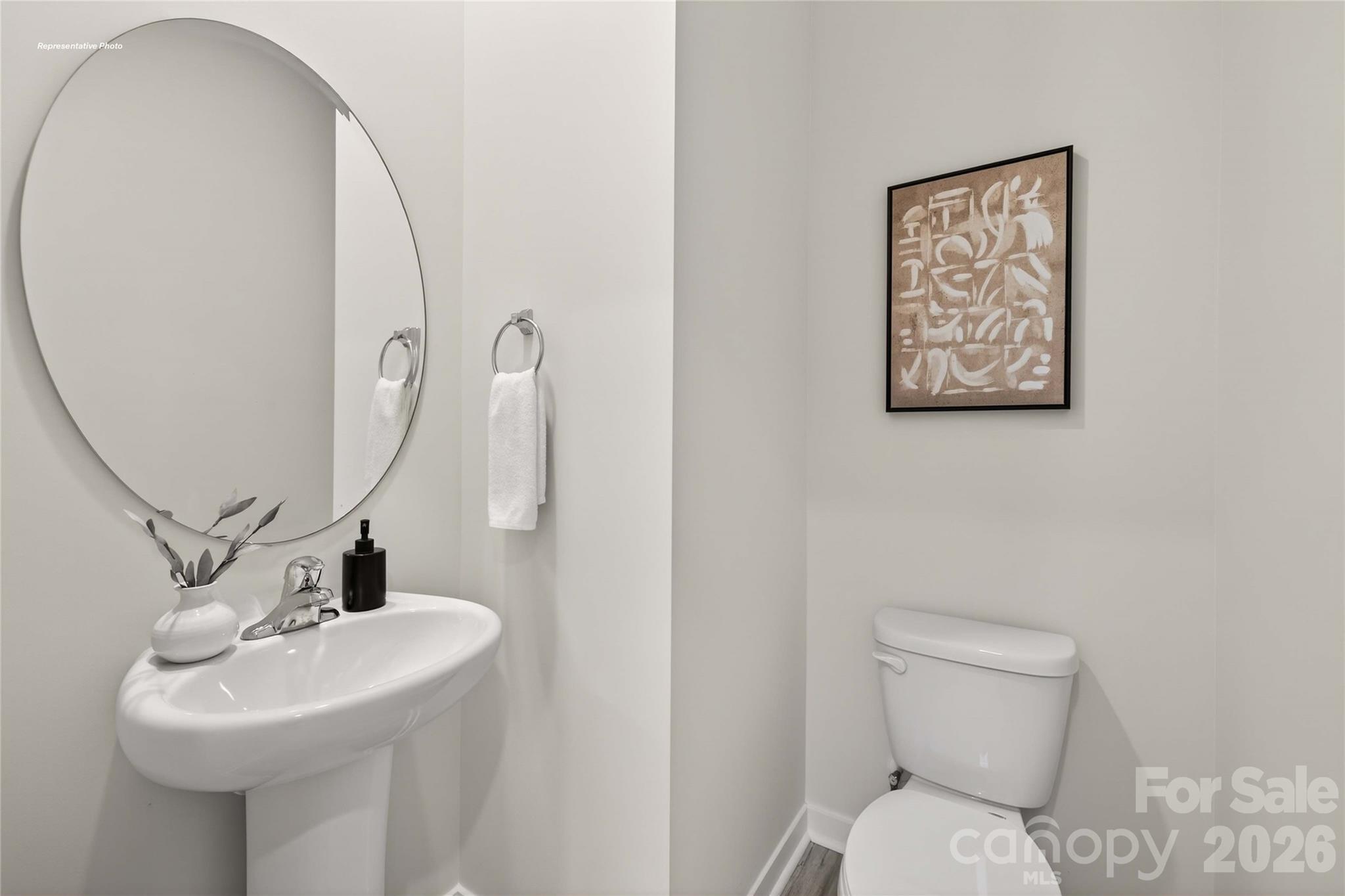 Photo 3 of 608 17th Avenue Drive NE, Hickory, NC