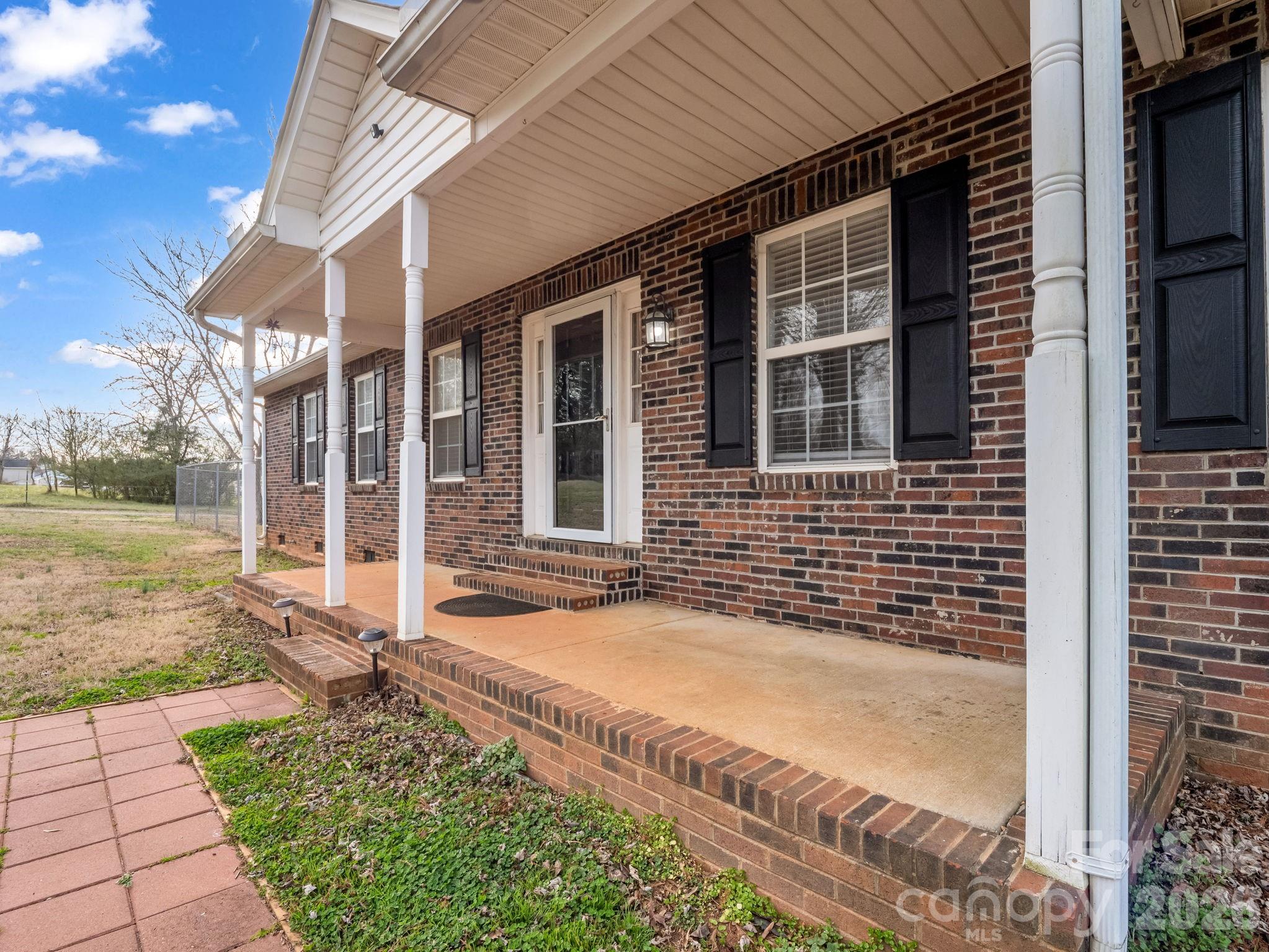 Photo 4 of 5573 Lennox Drive, Kings Mountain, NC