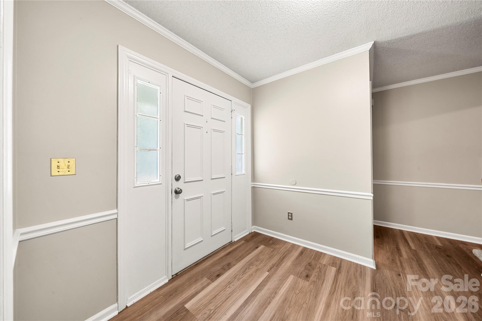 Home for sale at 628 Bellows Lane, Charlotte, NC — photo 4 of 43