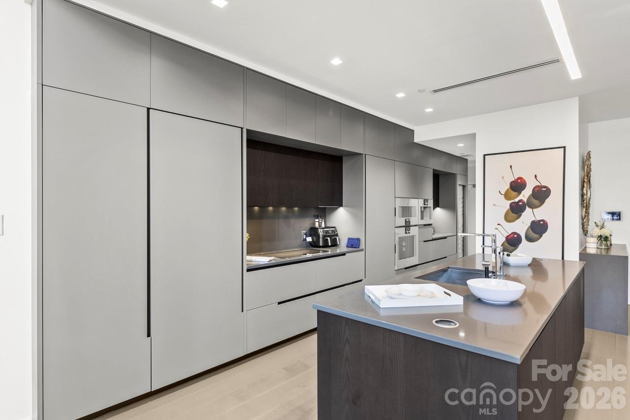 Photo 10 of 435 S Tryon Street901, Charlotte, NC