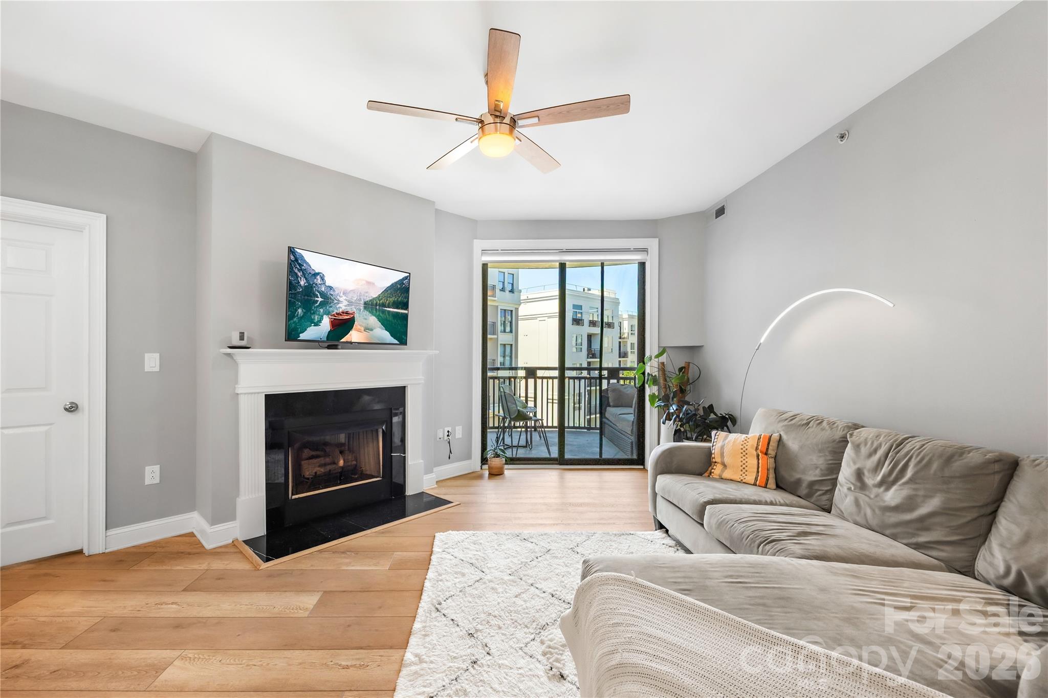 Photo 2 of 718 W Trade Street603, Charlotte, NC