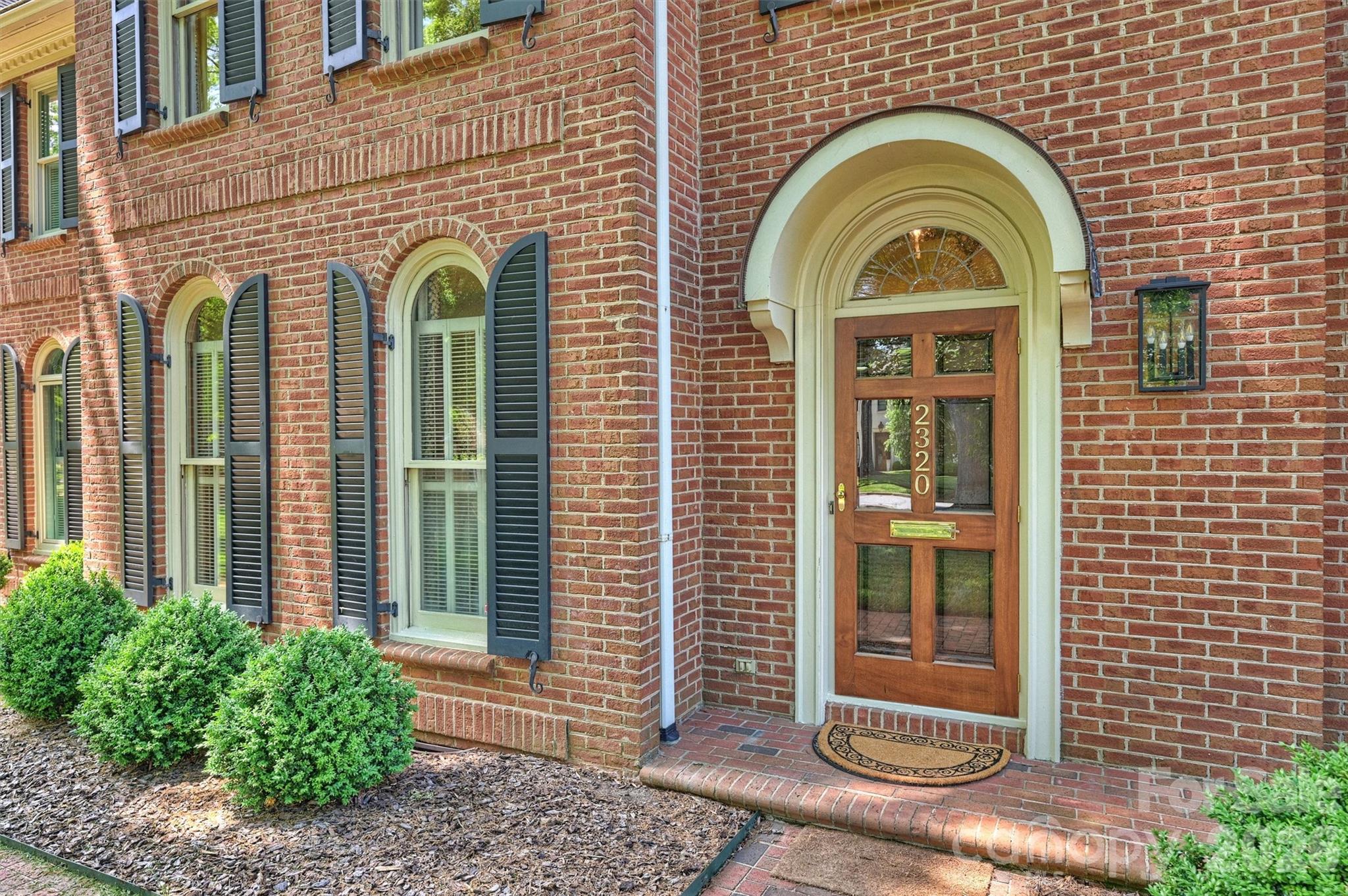Photo 5 of 2320 Selwyn Avenue, Charlotte, NC