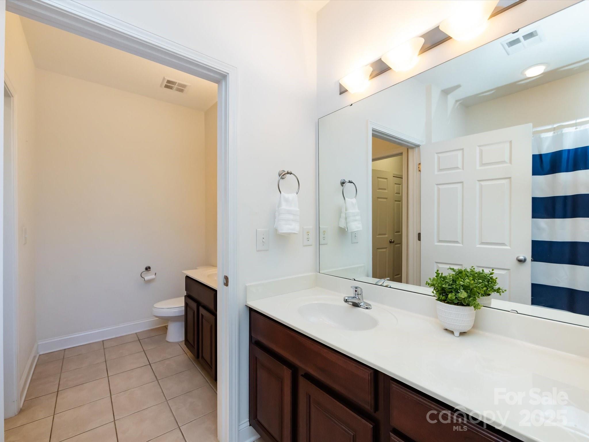 Photo 25 of 1000 E Woodlawn Road216, Charlotte, NC
