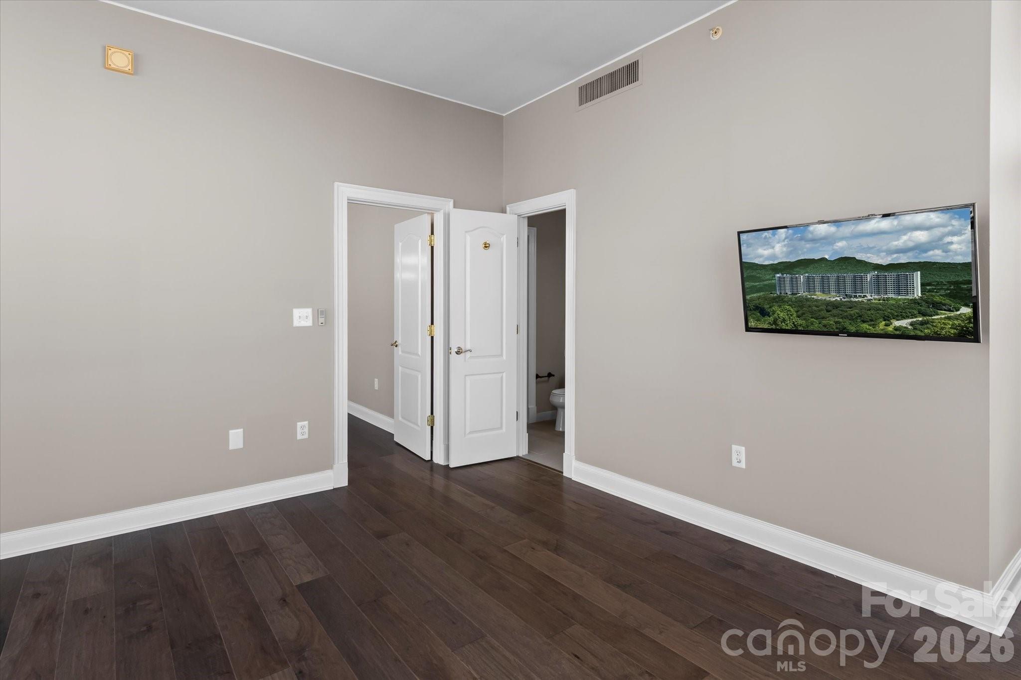 Photo 16 of 315 Arlington Avenue906, Charlotte, NC