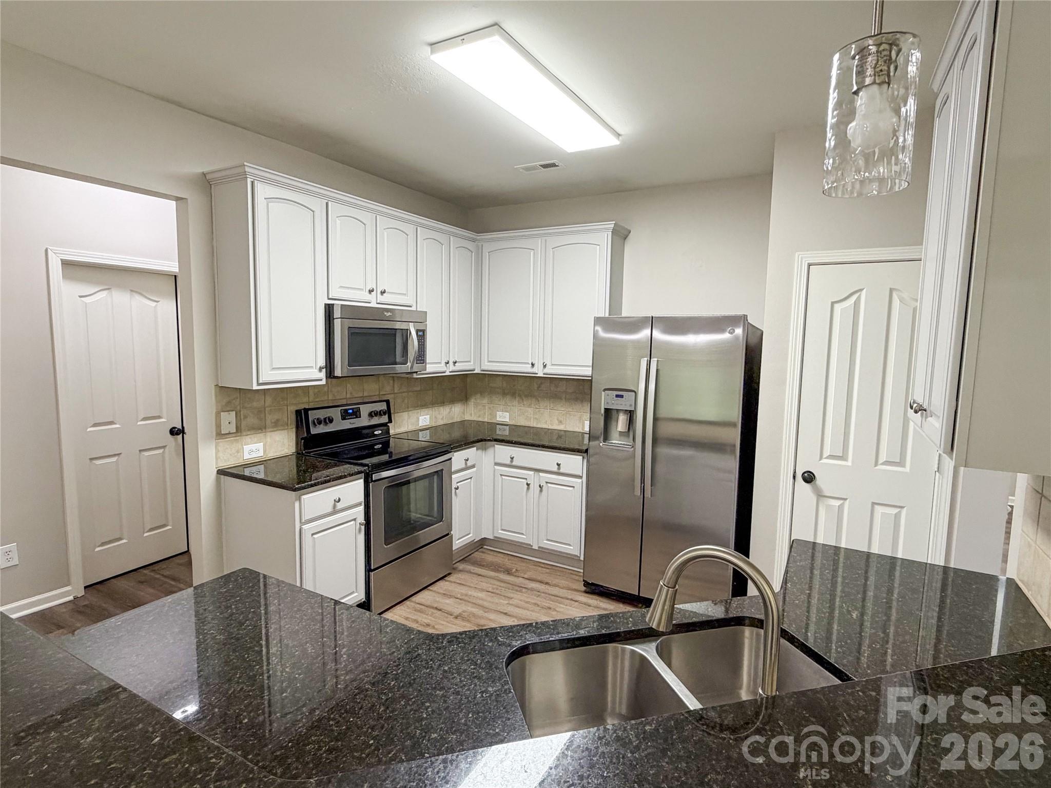 Photo 10 of 17224 Cambridge Woods Court, Charlotte, NC